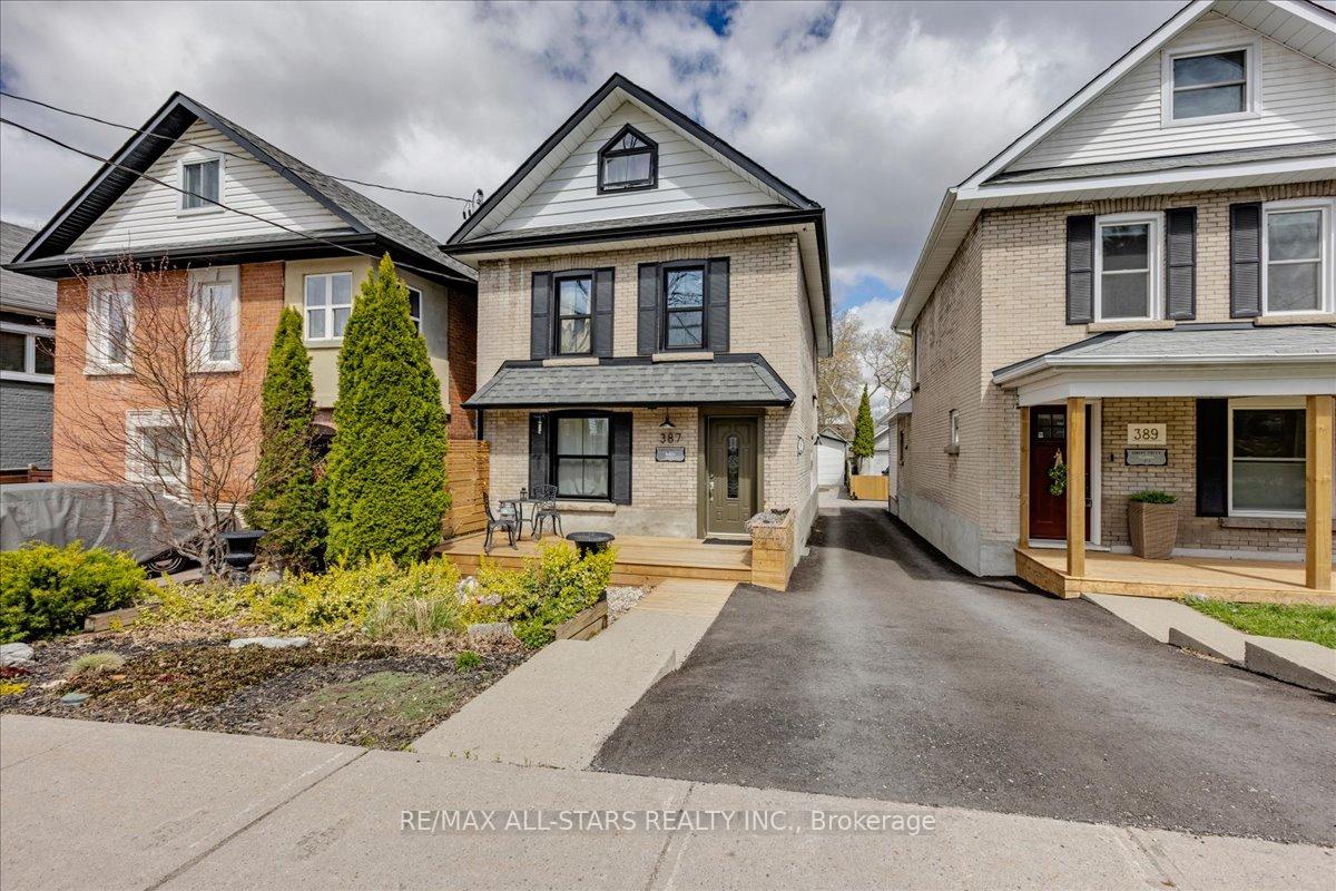 Upper Unit - 387 Ontario Street, Newmarket, ON L3Y 2K5