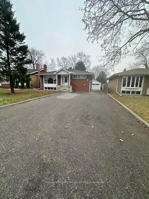 388 Allen Court, Richmond Hill, ON L4C 1G5