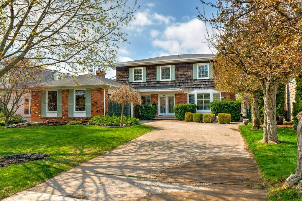 388 Valanna Crescent, Burlington, ON L7L 2K9