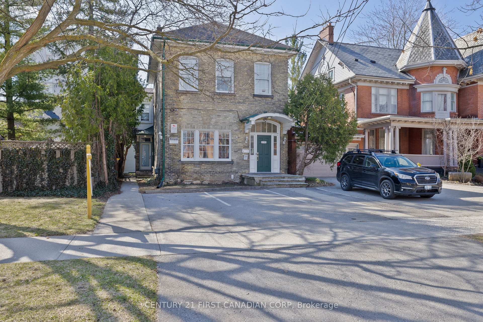 389 Dufferin Avenue, London, ON N6B 1Z5