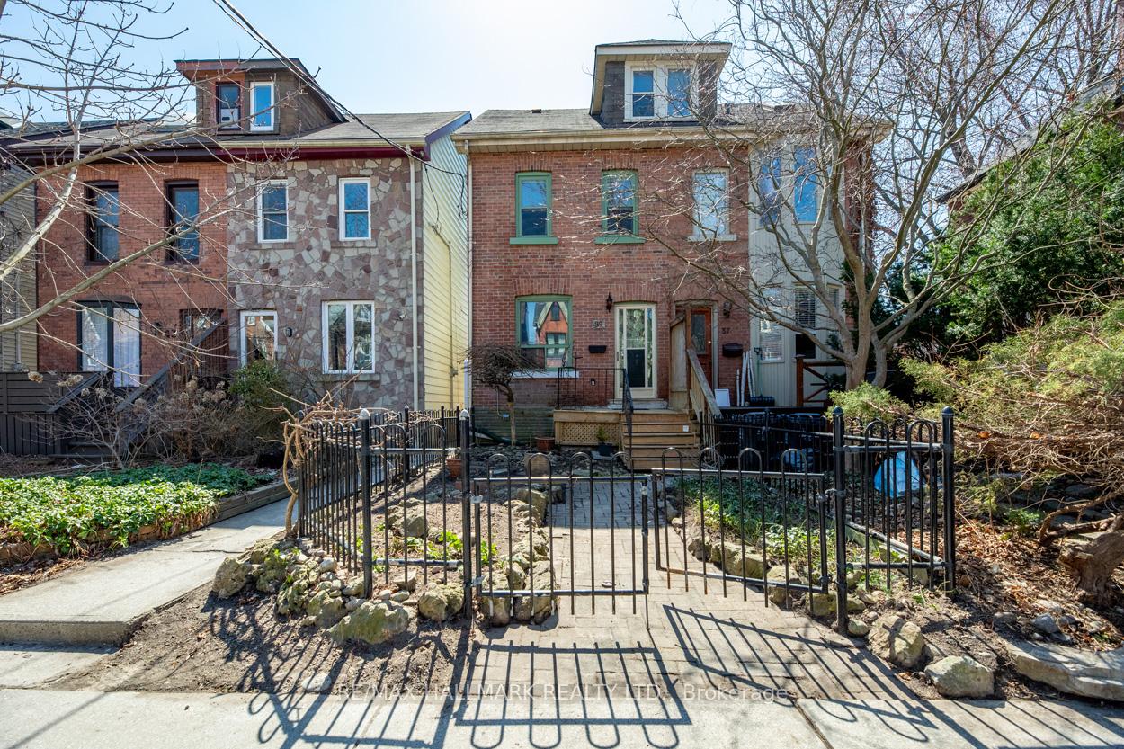 39 Badgerow Avenue, Toronto, ON M4M 1V5