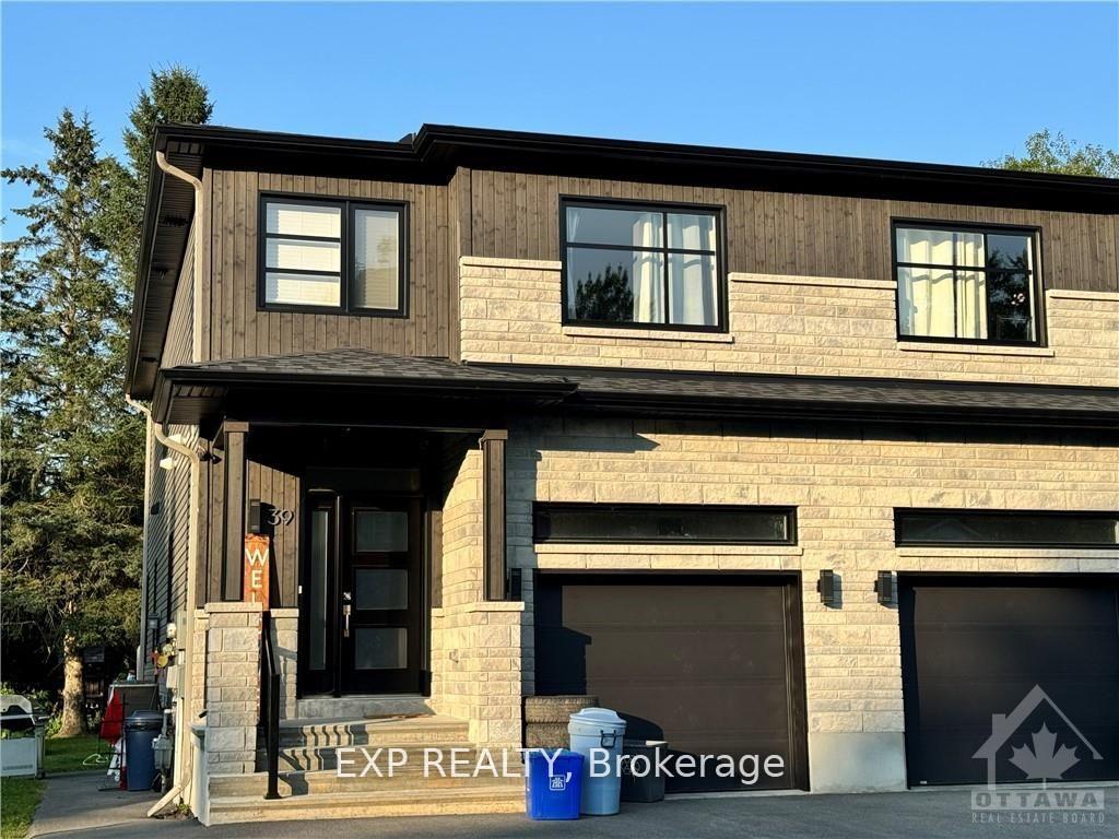 39 Bank Street, Russell, ON K4R 1A9
