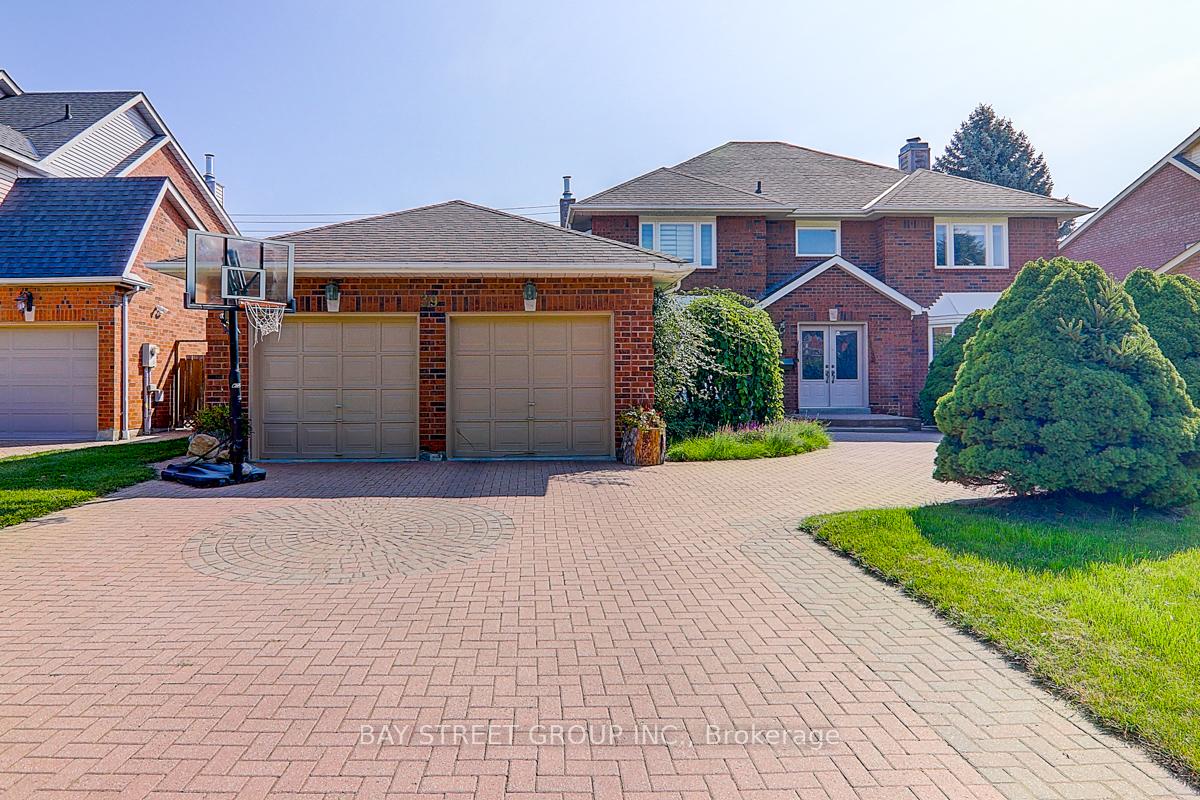 39 Calderbridge Crescent, Markham, ON L3R 9M5