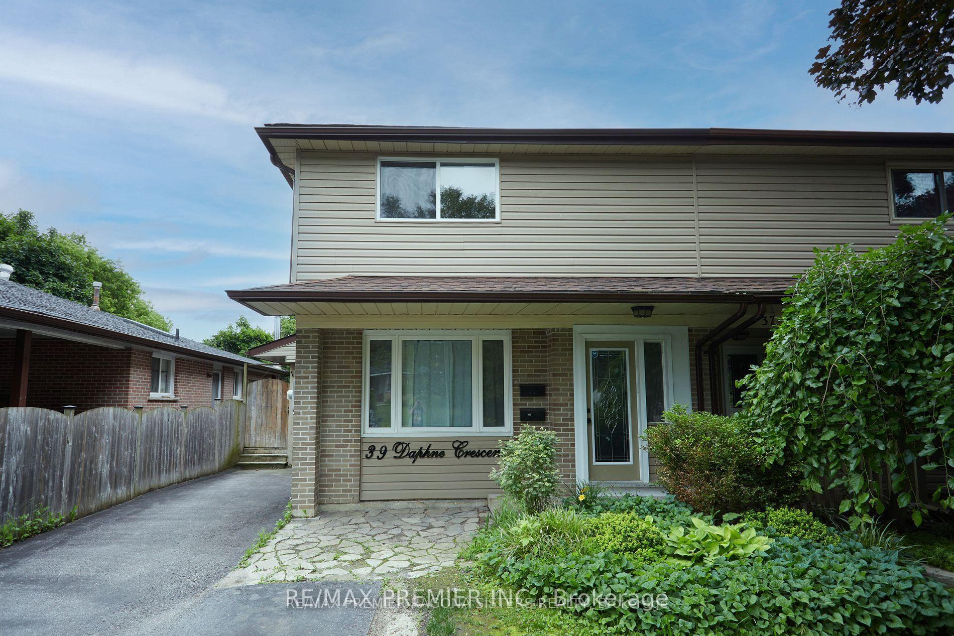39 Daphne Crescent, Barrie, ON L4M 2Y7