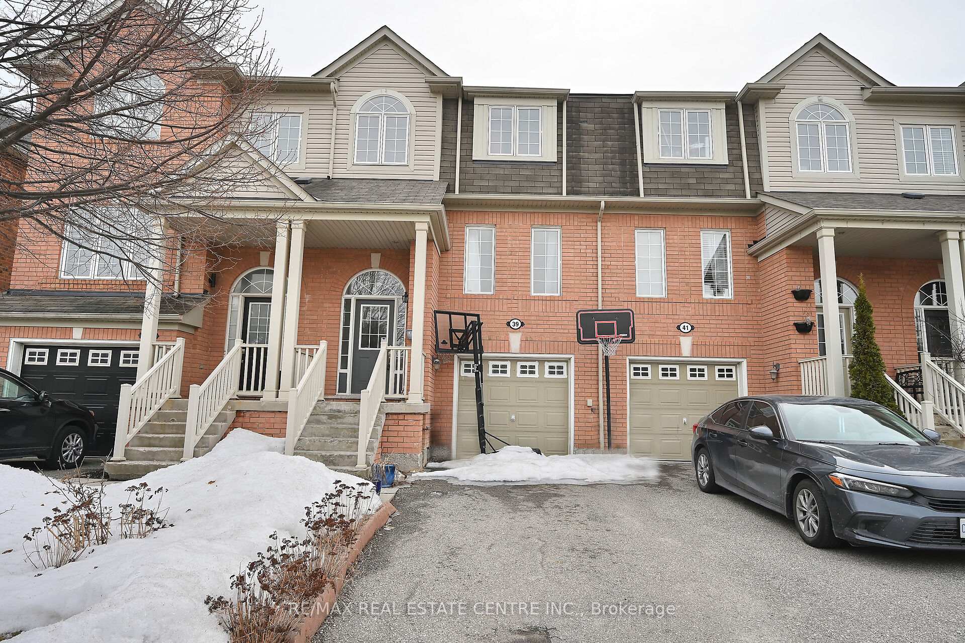 39 Decker Hollow Circle, Brampton, ON L6X 0K9