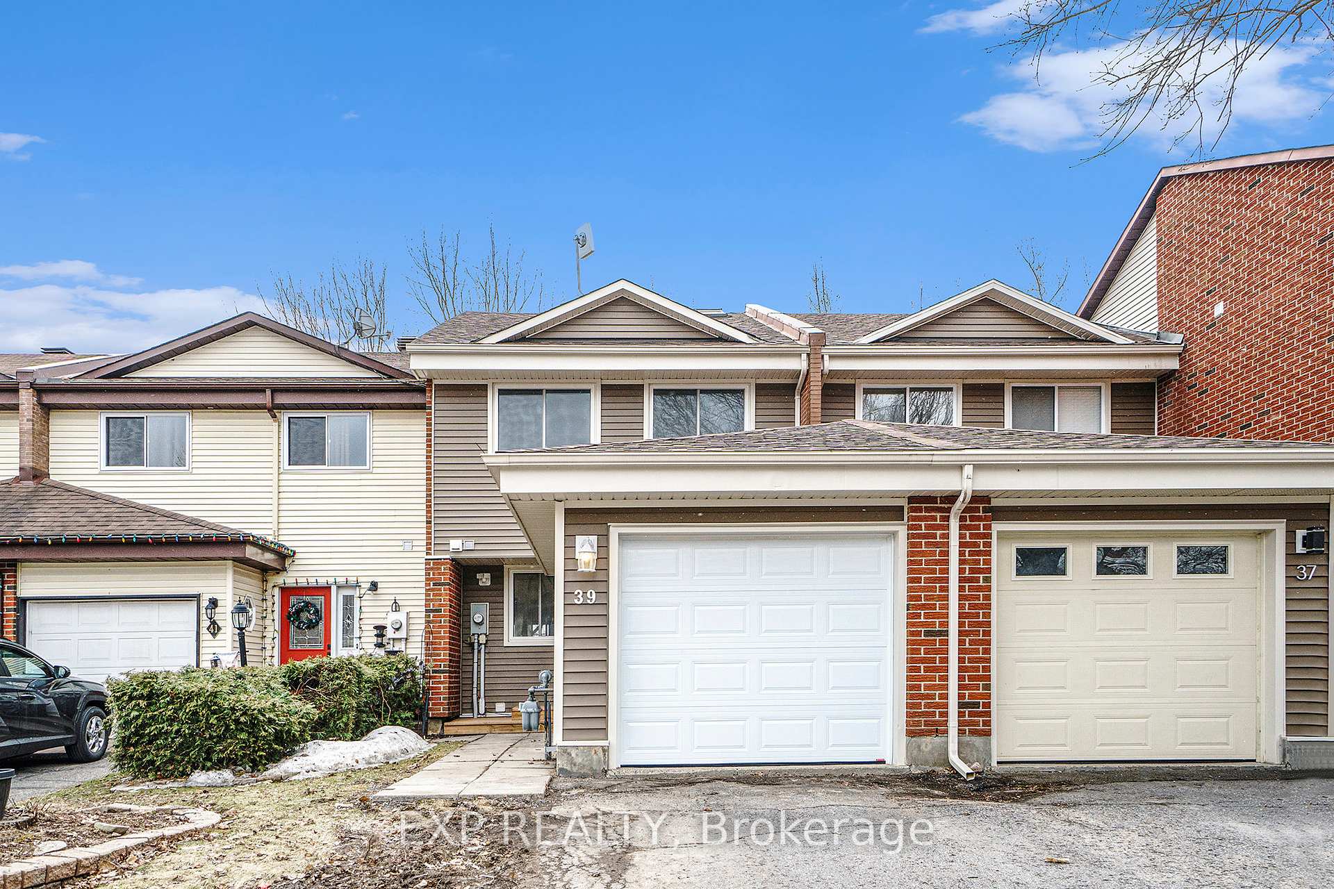 39 Dignard Street, Russell, ON K0A 1W1