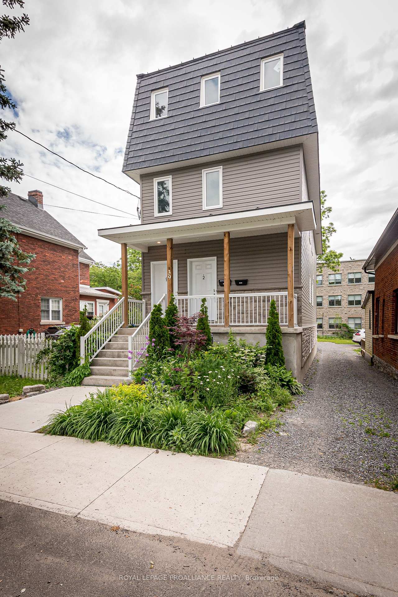 39 Ellerbeck Street, Kingston, ON K7L 4H5