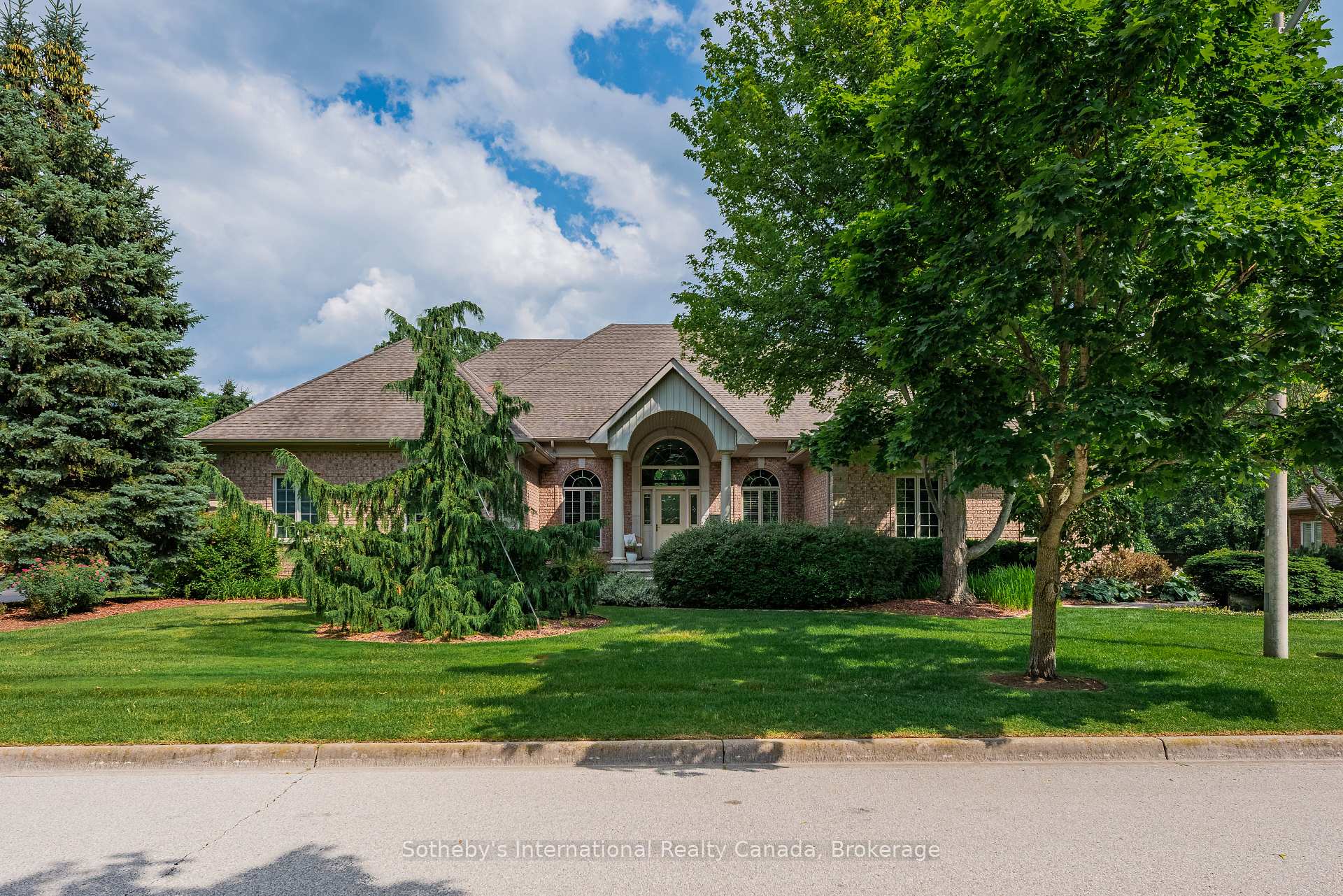 39 Parkshore Place, Hamilton, ON L0R 1H1