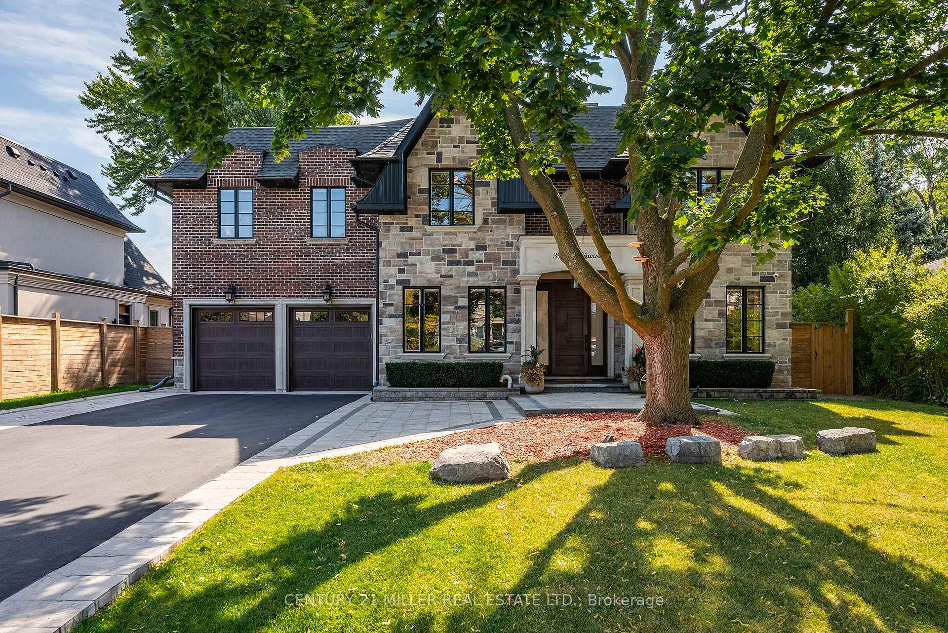 391 Sandhurst Drive, Oakville, ON L6L 4L1