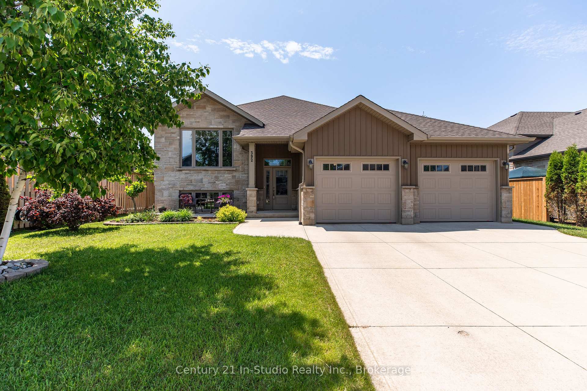 392 Peirson Avenue, Saugeen Shores, ON N0H 2C1