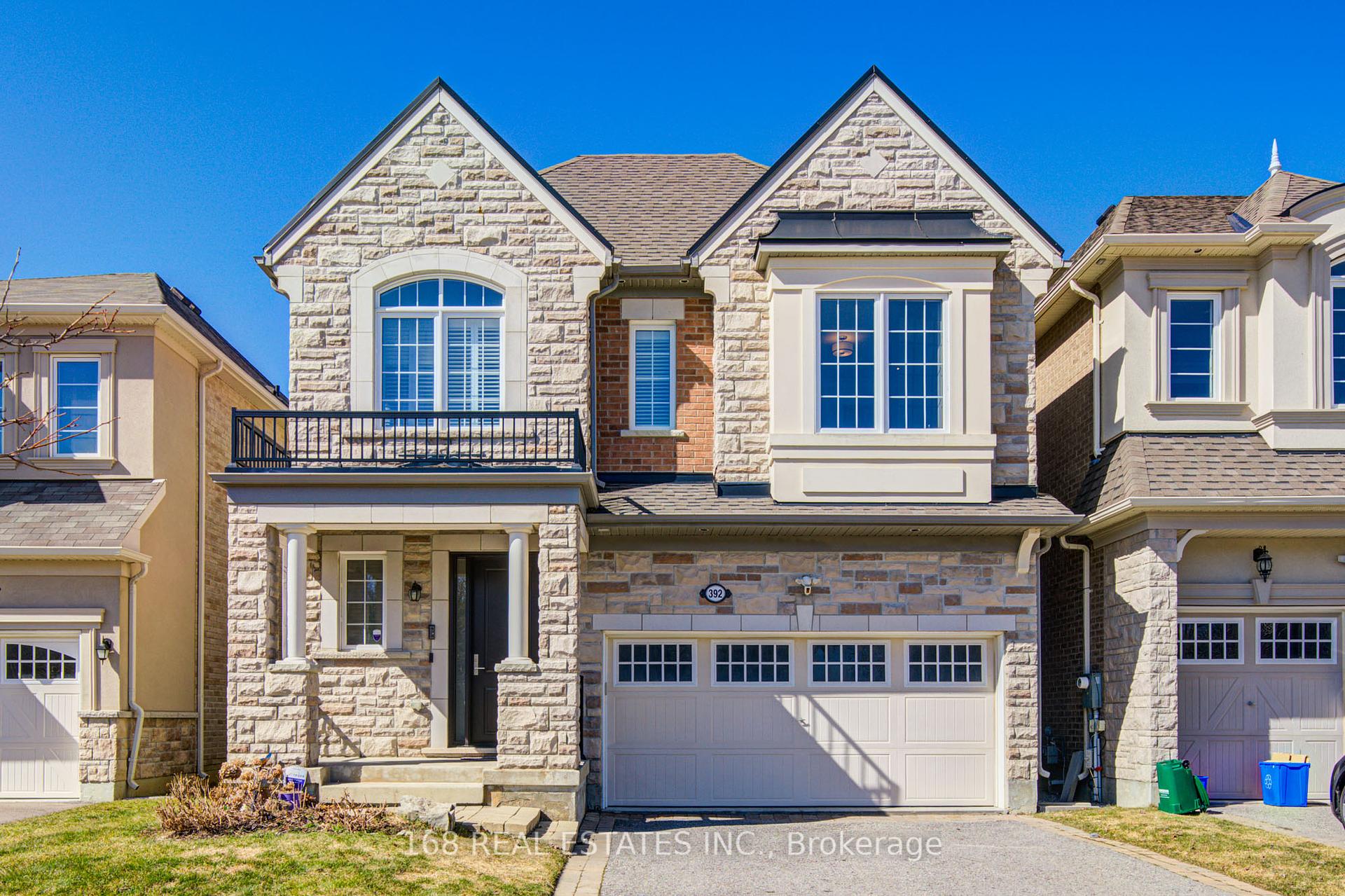 392 Thomas Philips Drive, Aurora, ON L4G 0T2