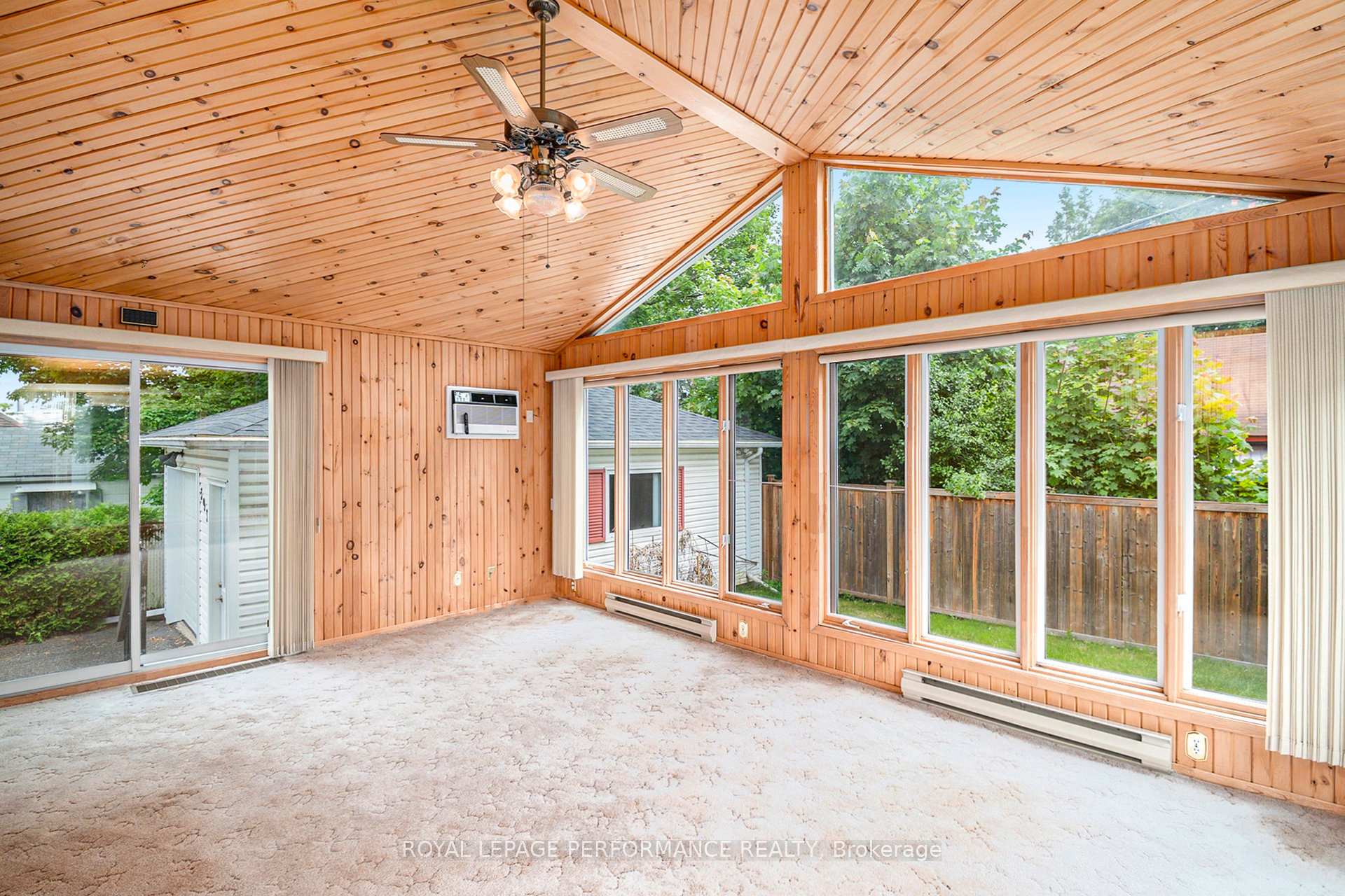 393 Allen Boulevard, Vanier and Kingsview Park, ON K1L 7B6