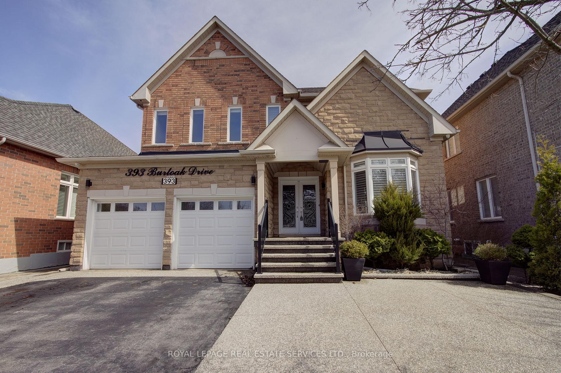 393 Burloak Drive, Oakville, ON L6L 6W8
