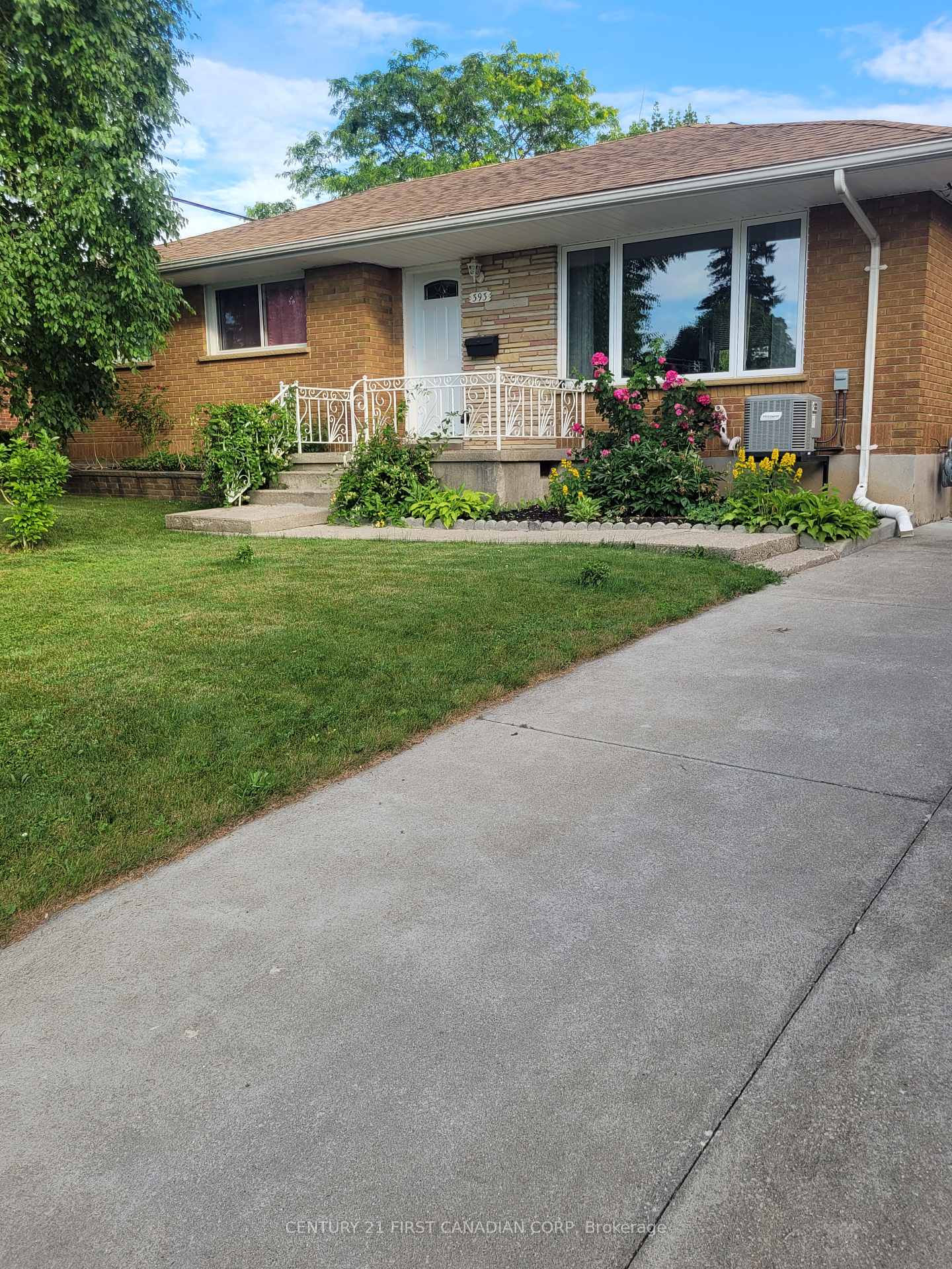 393 Chippendale Crescent, London South, ON N5Z 3G1