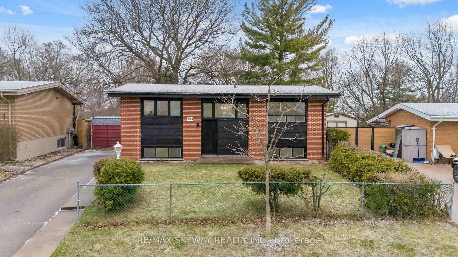 395 Magnolia Crescent, London East, ON N5Y 4T1