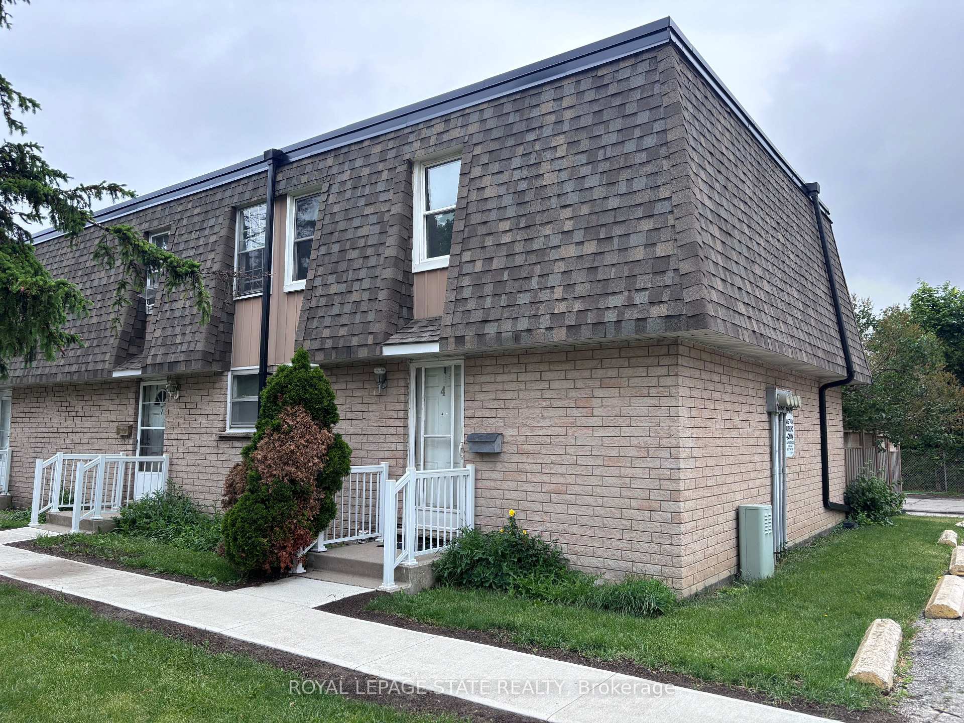 4 - 153 Limeridge Road W, Hamilton, ON L9C 2V3