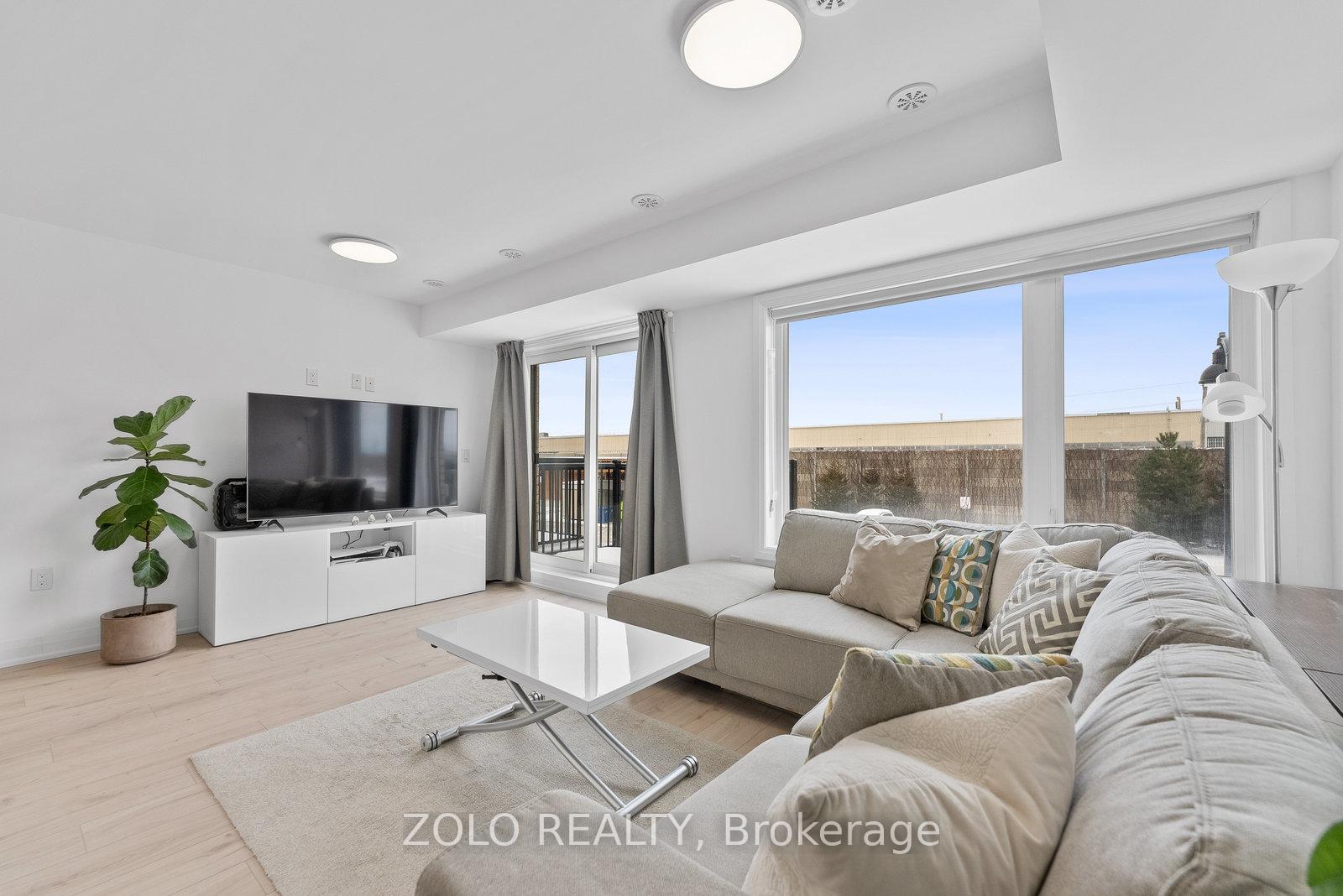 4 - 171 William Duncan Road, Toronto, ON M9N 2G9