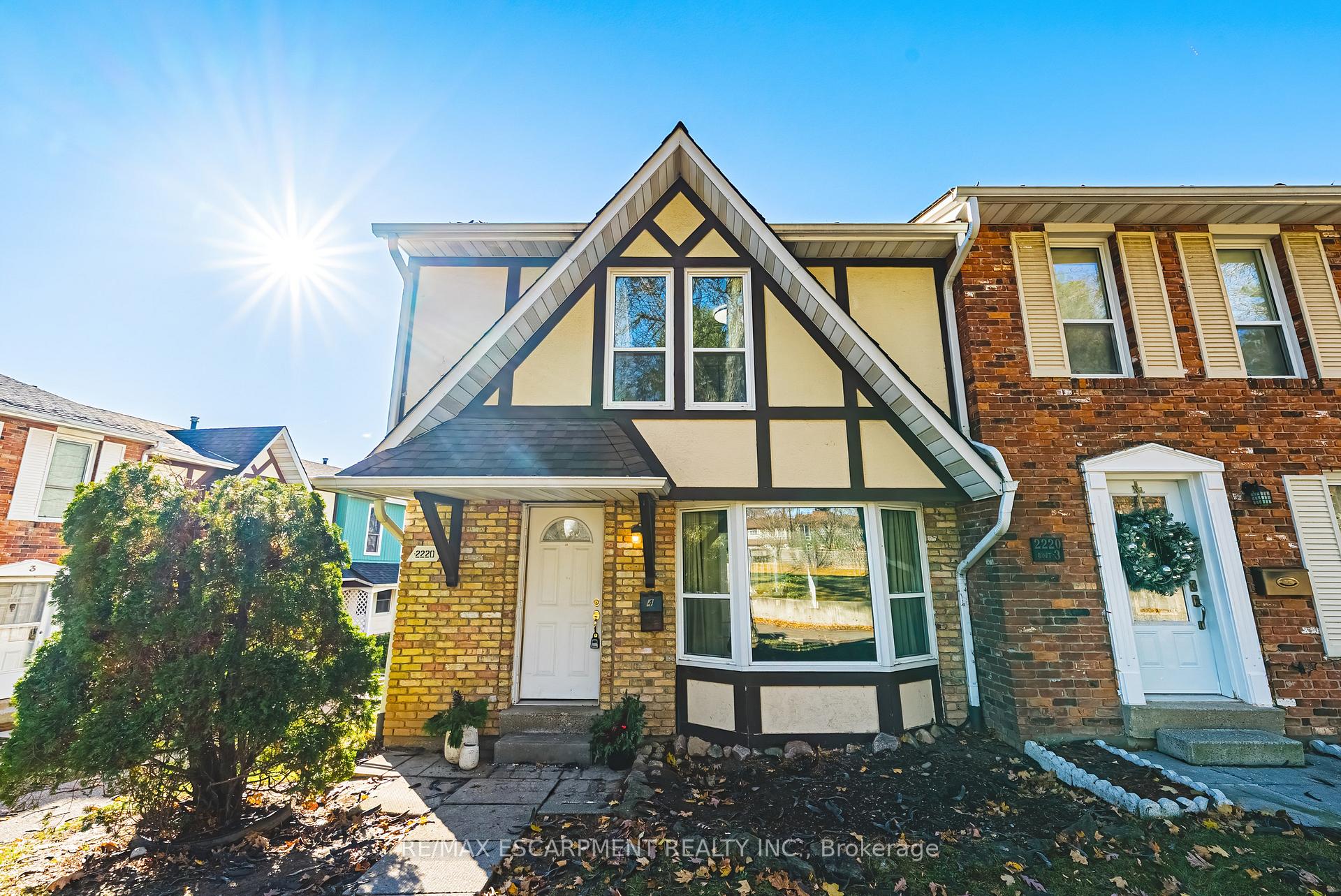 4 - 2220 UPPER MIDDLE Road, Burlington, ON L7P 3P4