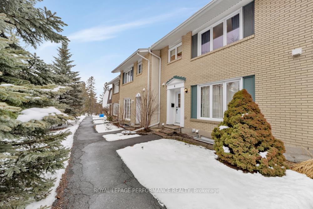 4 - 2300 Ogilvie Road, Beacon Hill North - South and Area, ON K1J 7X8