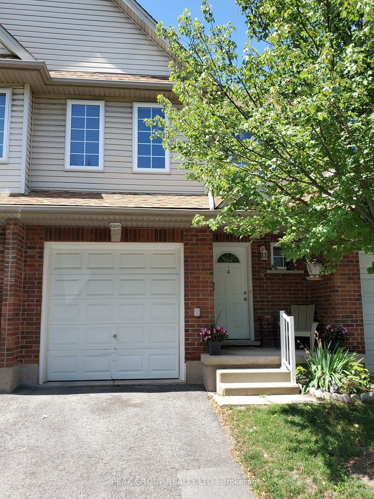 4 - 6263 Valley Way, Niagara Falls, ON L2E 0A1