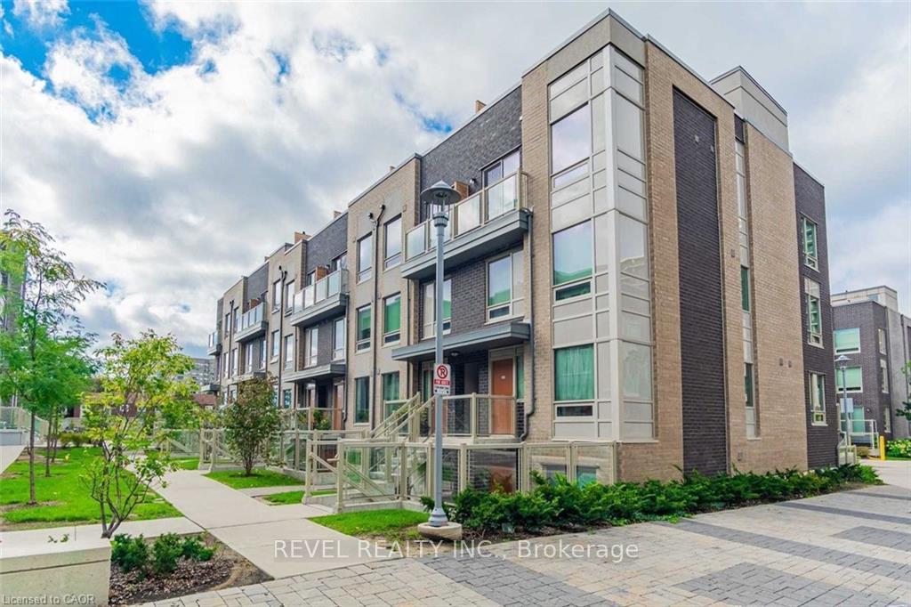 4 - 7 Applewood Lane, Toronto, ON M9C 2Z7