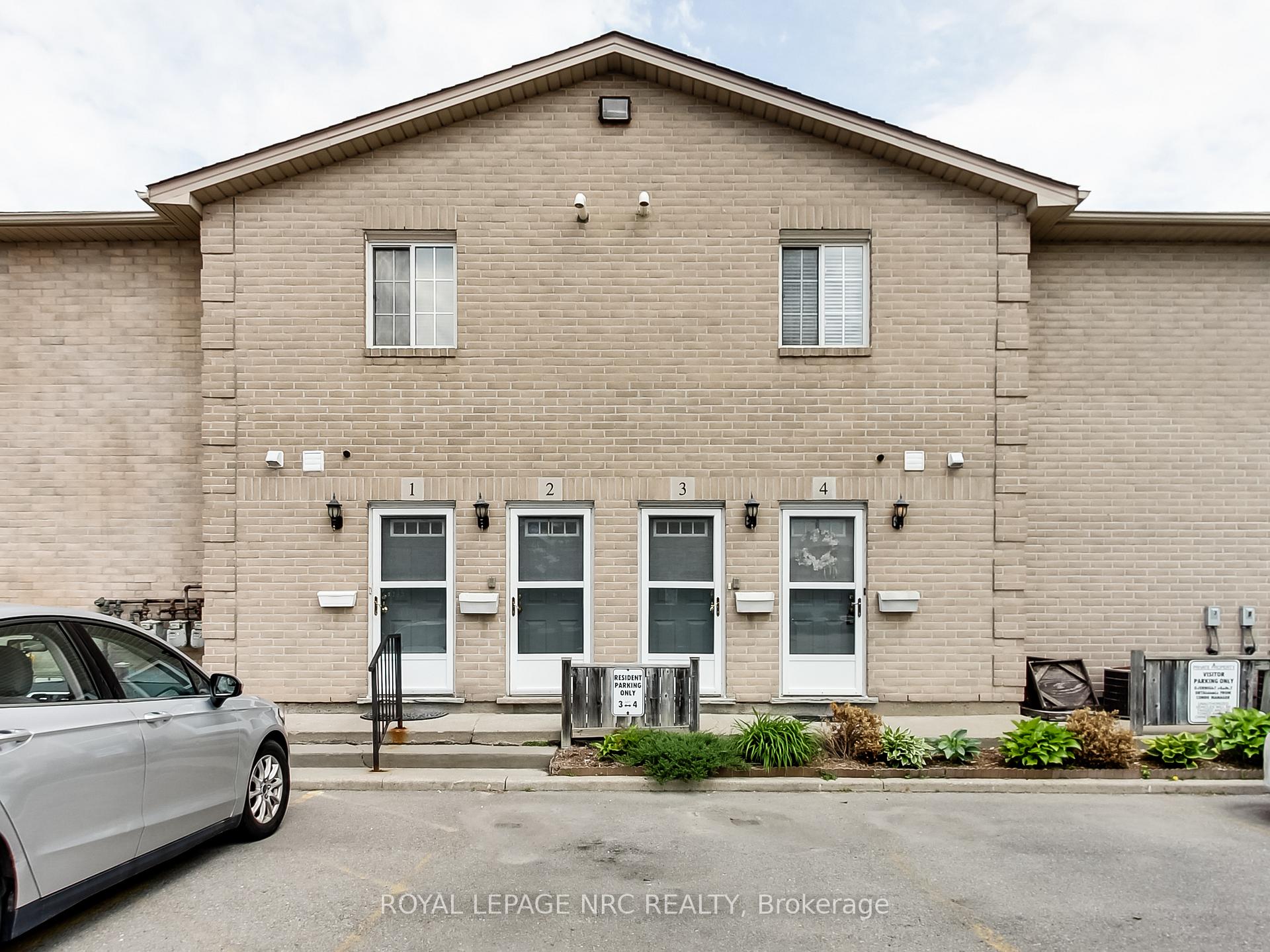 4 - 897 Stone Church Road E, Hamilton, ON L8W 1B2