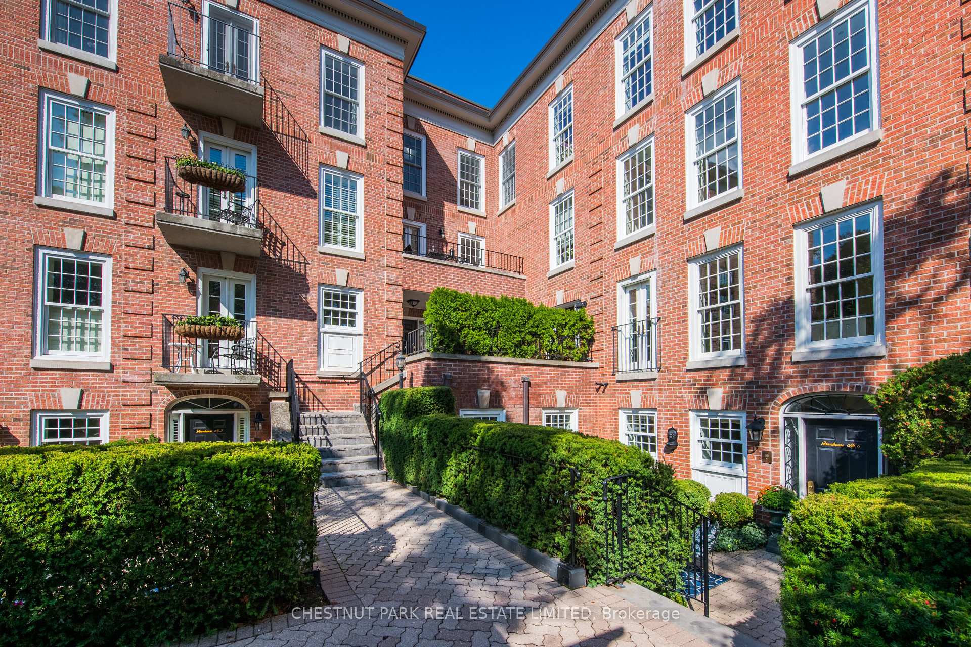 4 - 94 Crescent Road, Toronto, ON M4W 1T5