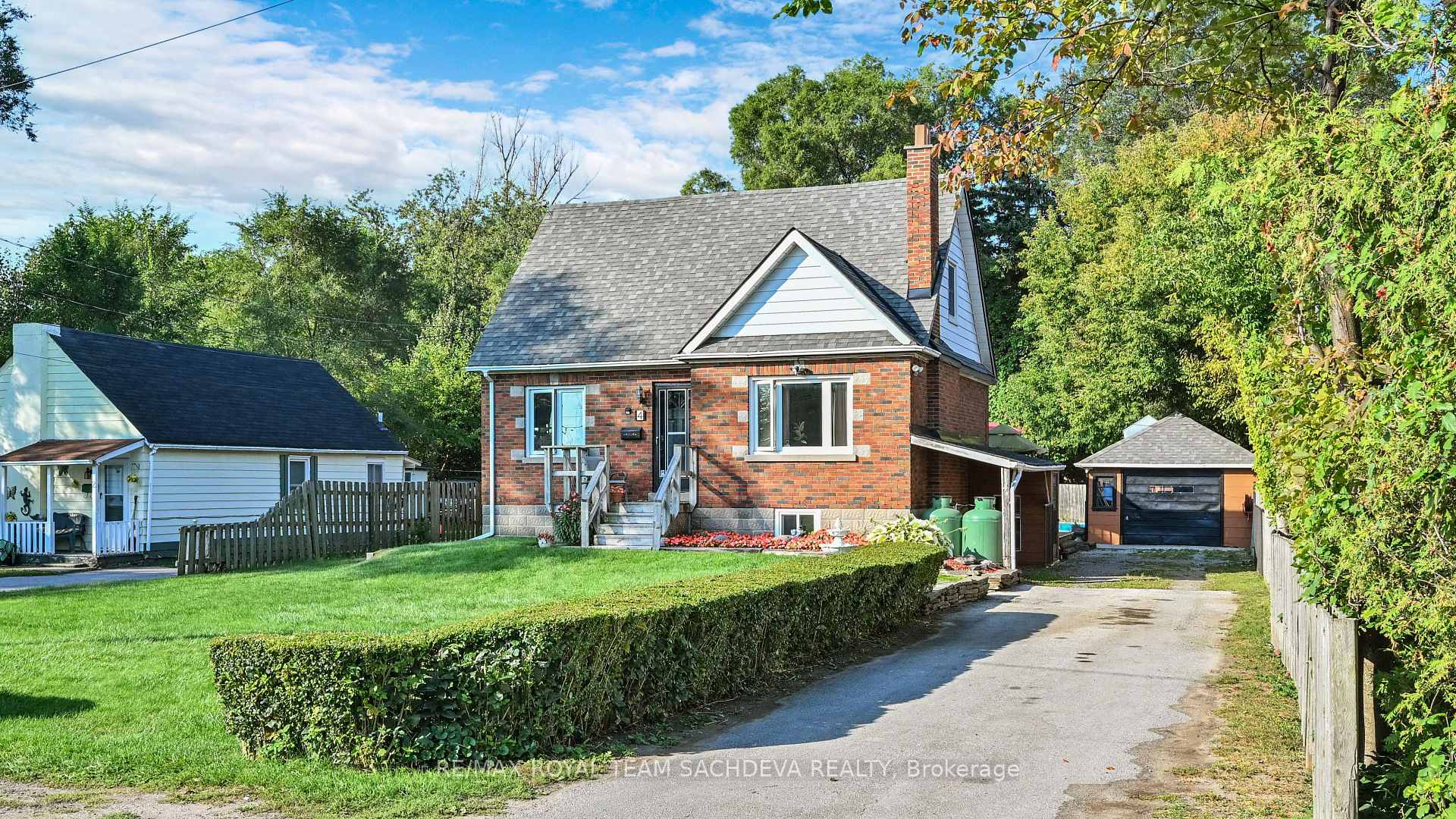 4 Adams Drive, Toronto, ON M1E 2W8