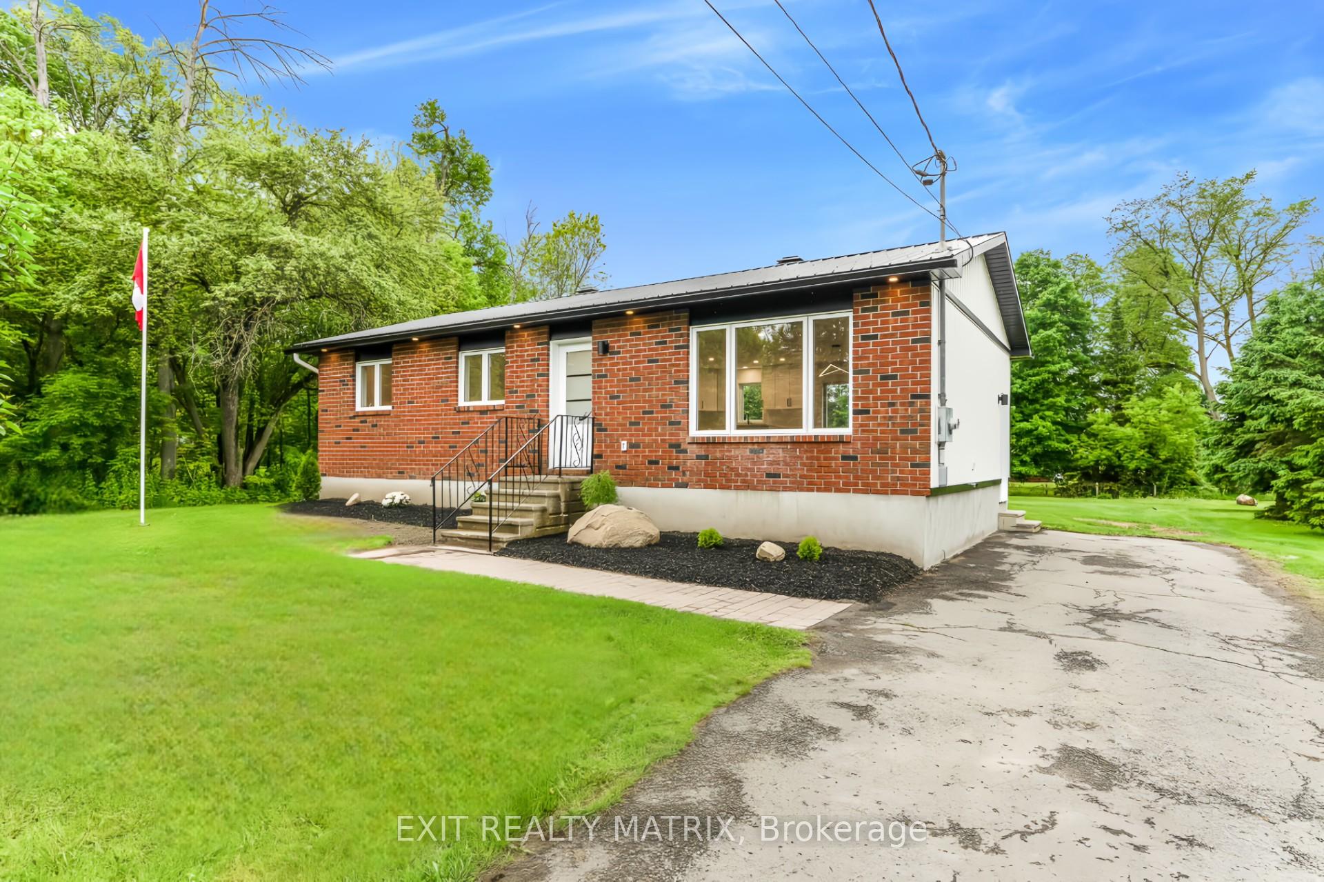 4 Alexander Street, Clarence-Rockland, ON K4K 1K7