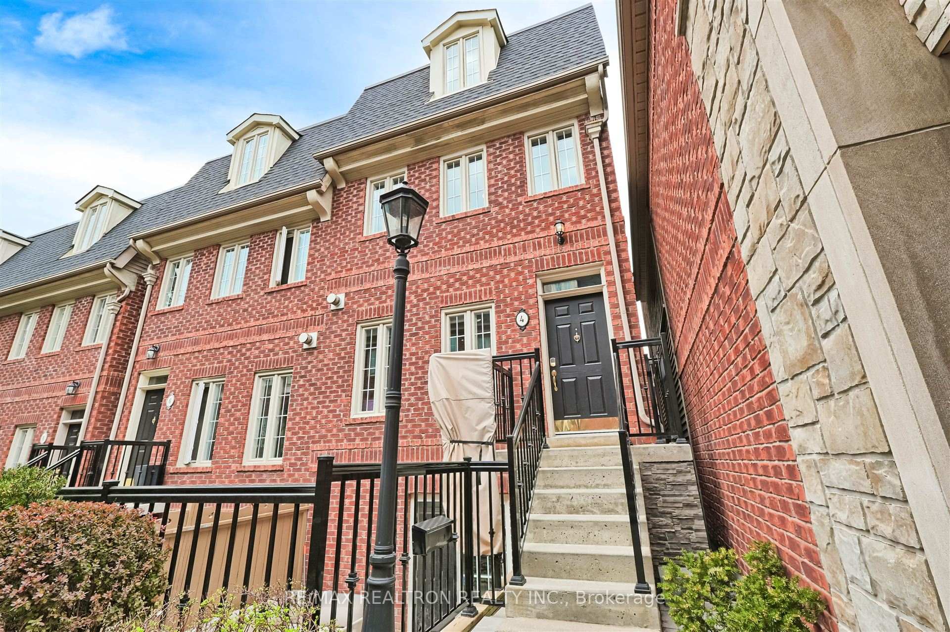 4 Archgate Lane, Toronto, ON M6E 5B1