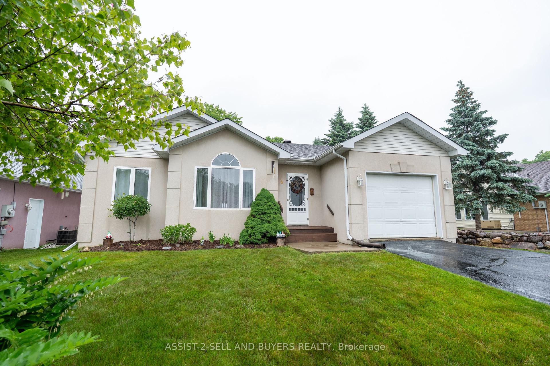 4 Barry Street, South Stormont, ON K0C 1P0