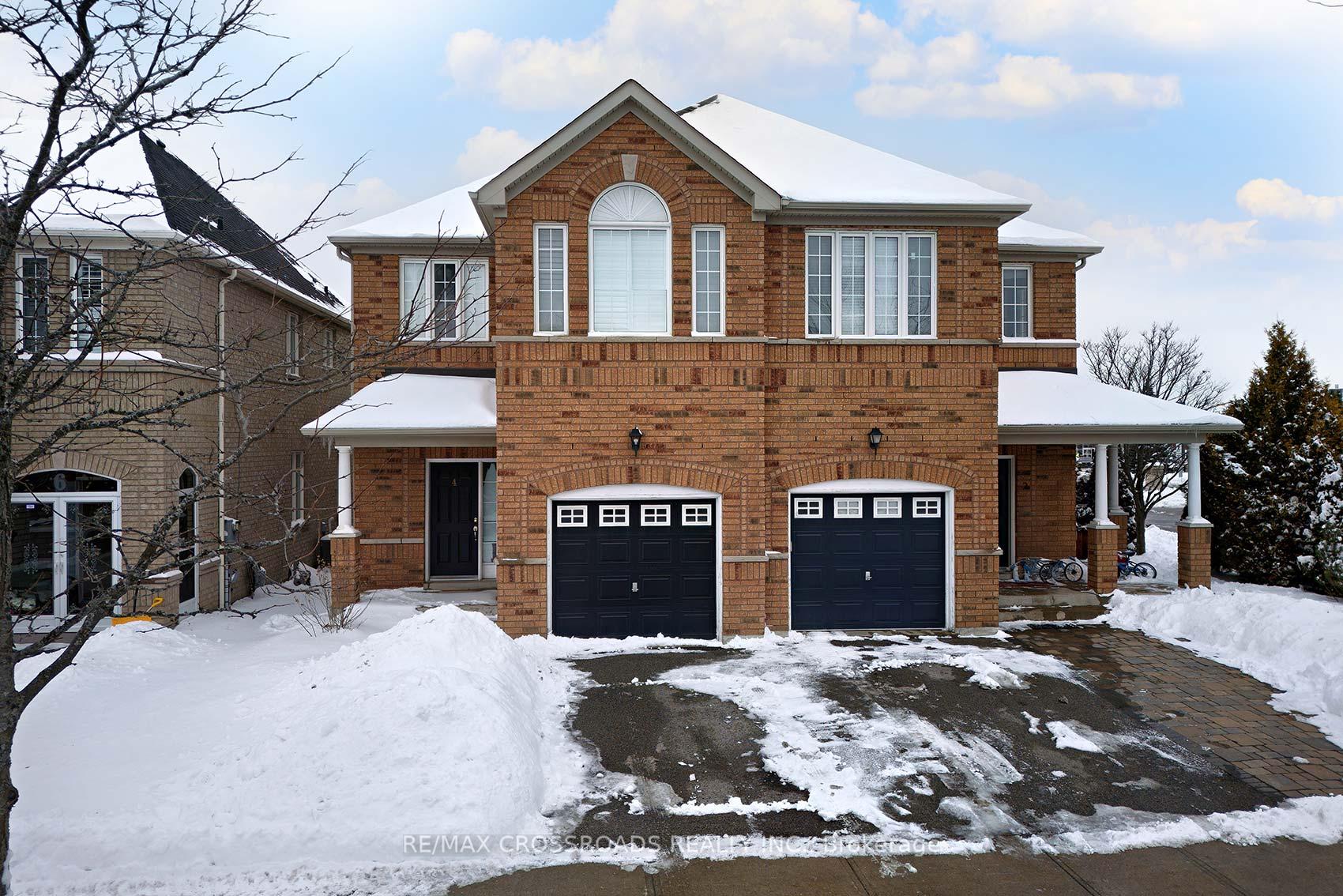 4 Blue Meadow Court, Markham, ON L6B 0H9