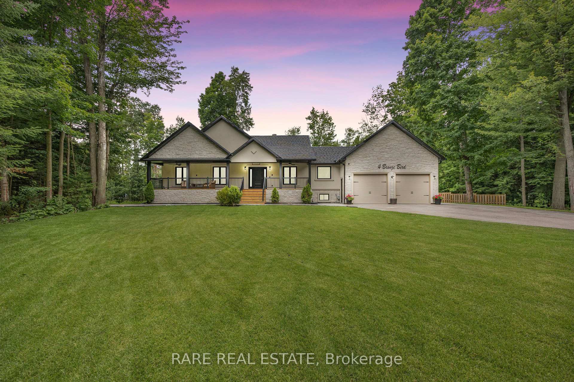 4 Bronze Bird Crescent, Clearview, ON L0M 1N0