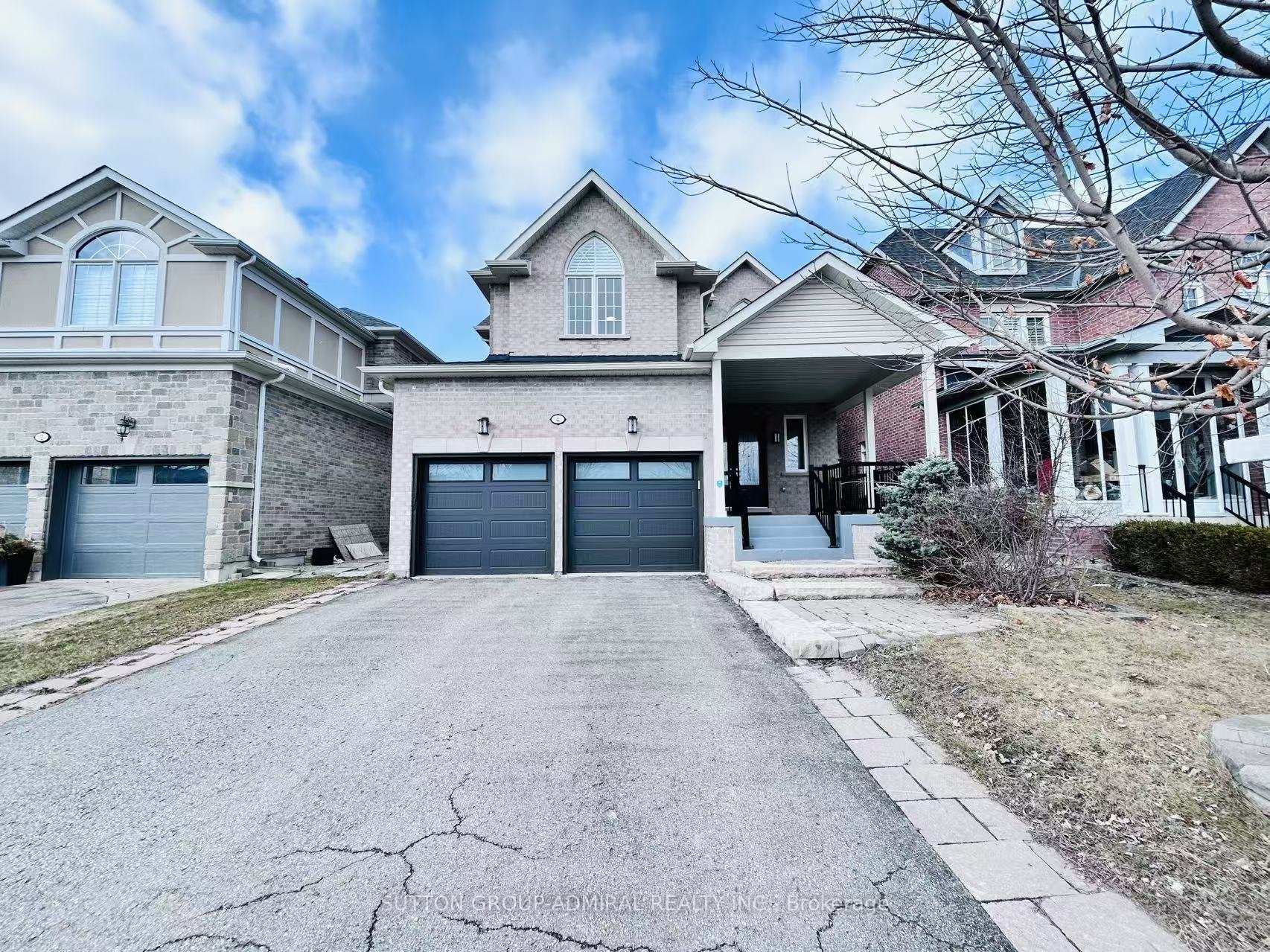 4 Castleglen Boulevard, Markham, ON L6C 0A8