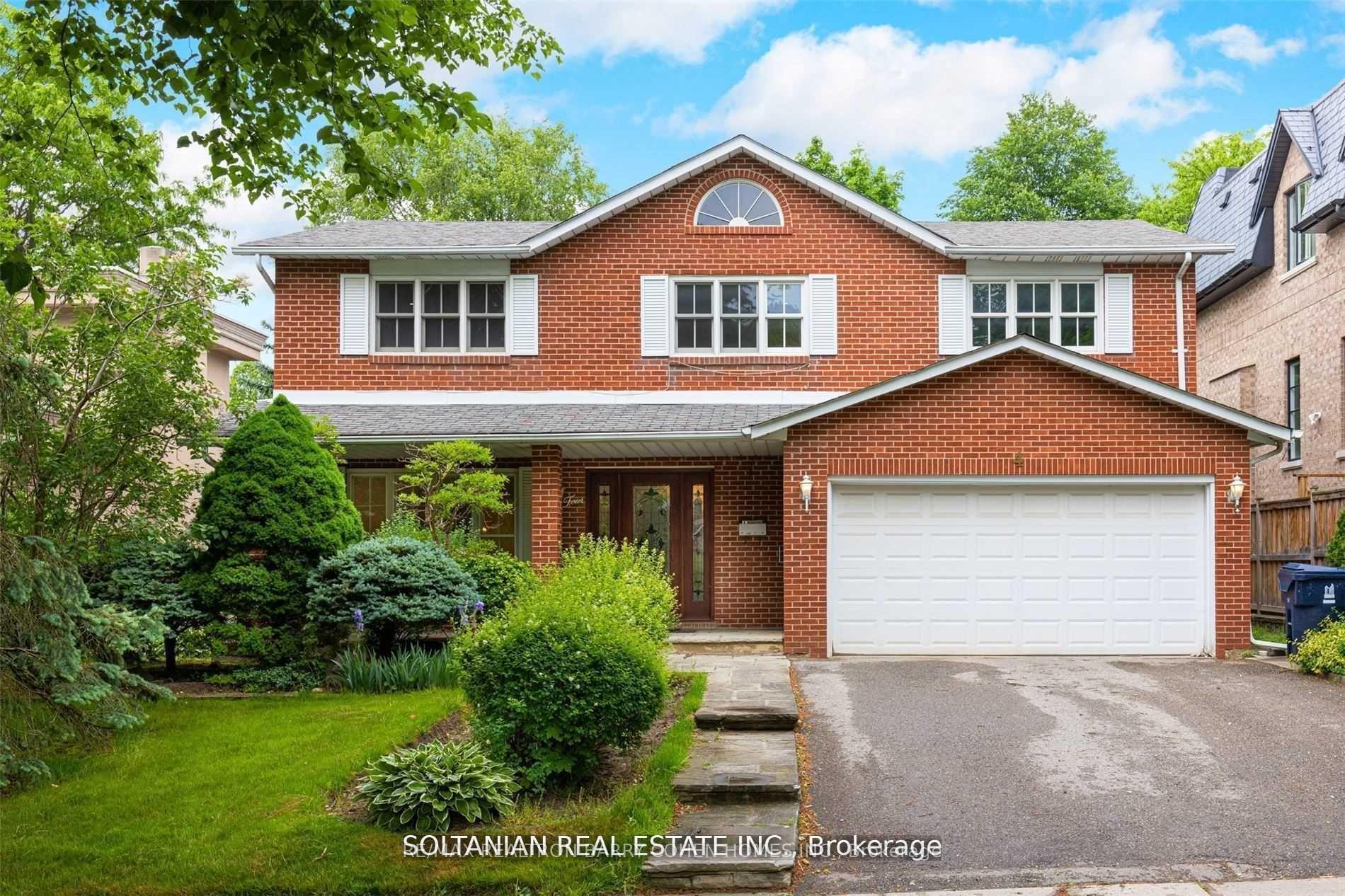 4 Chipstead Road, Toronto, ON M3B 3E6