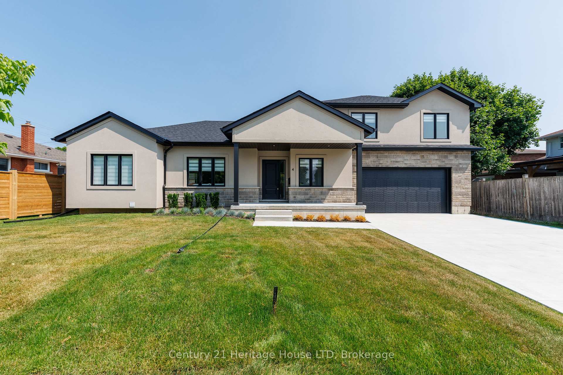 4 Meteor Street, St. Catharines, ON L2S 2T1