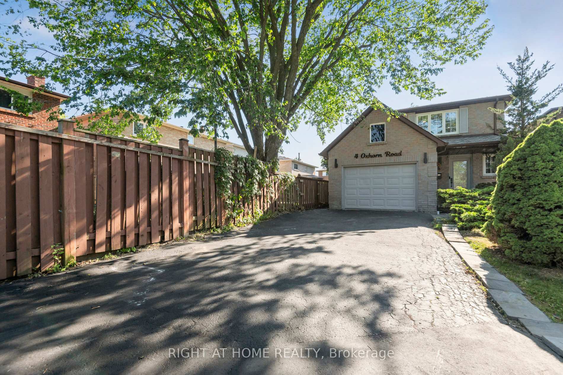 4 Oxhorn Road, Toronto, ON M1C 3L5