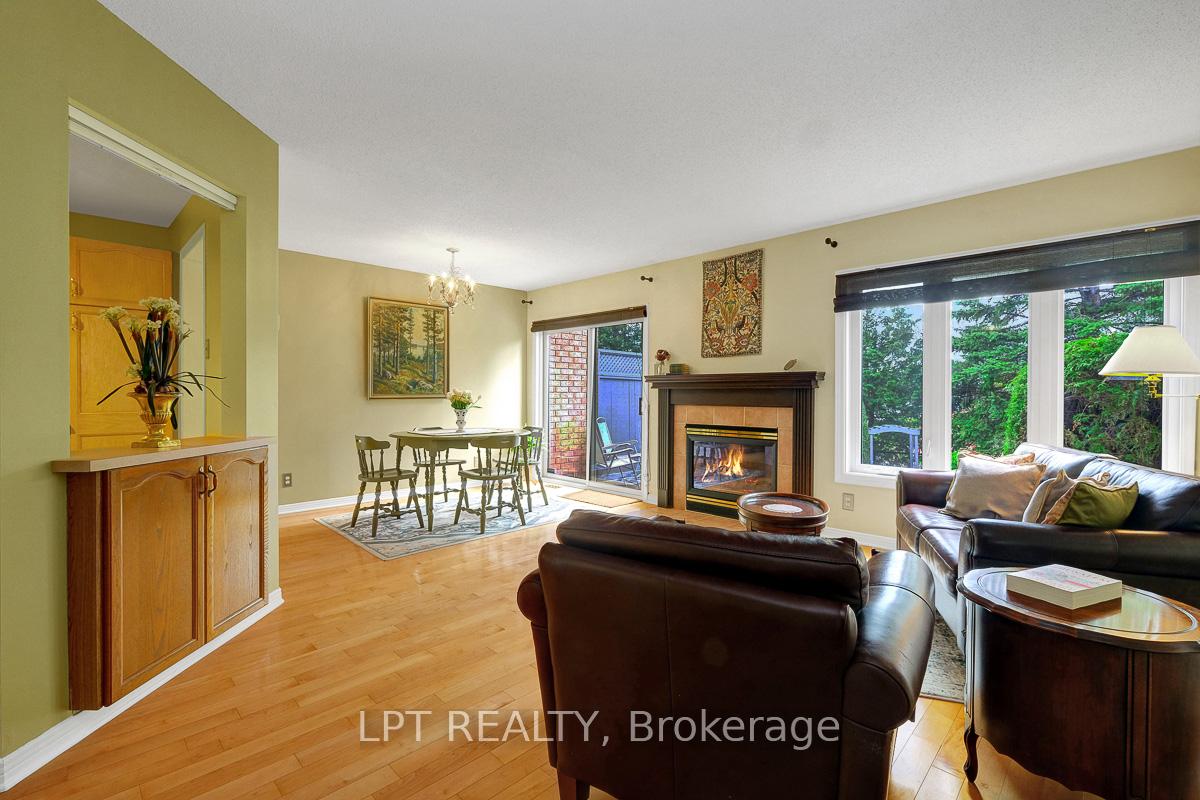 4 Rhapsody Lane, Hunt Club - Windsor Park Village and Area, ON K1V 1B1