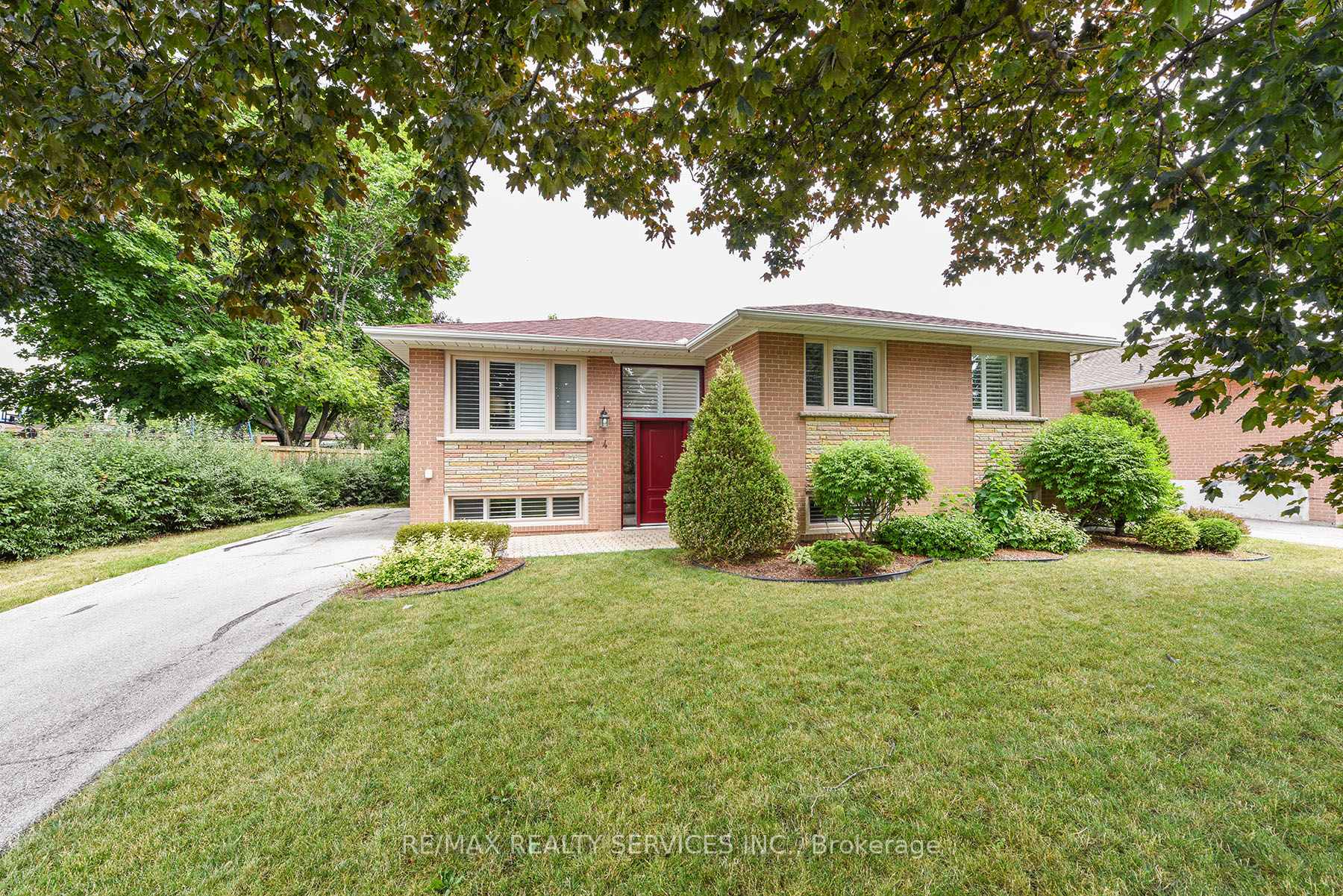 4 Ridgetop Avenue, Brampton, ON L6X 1Z7