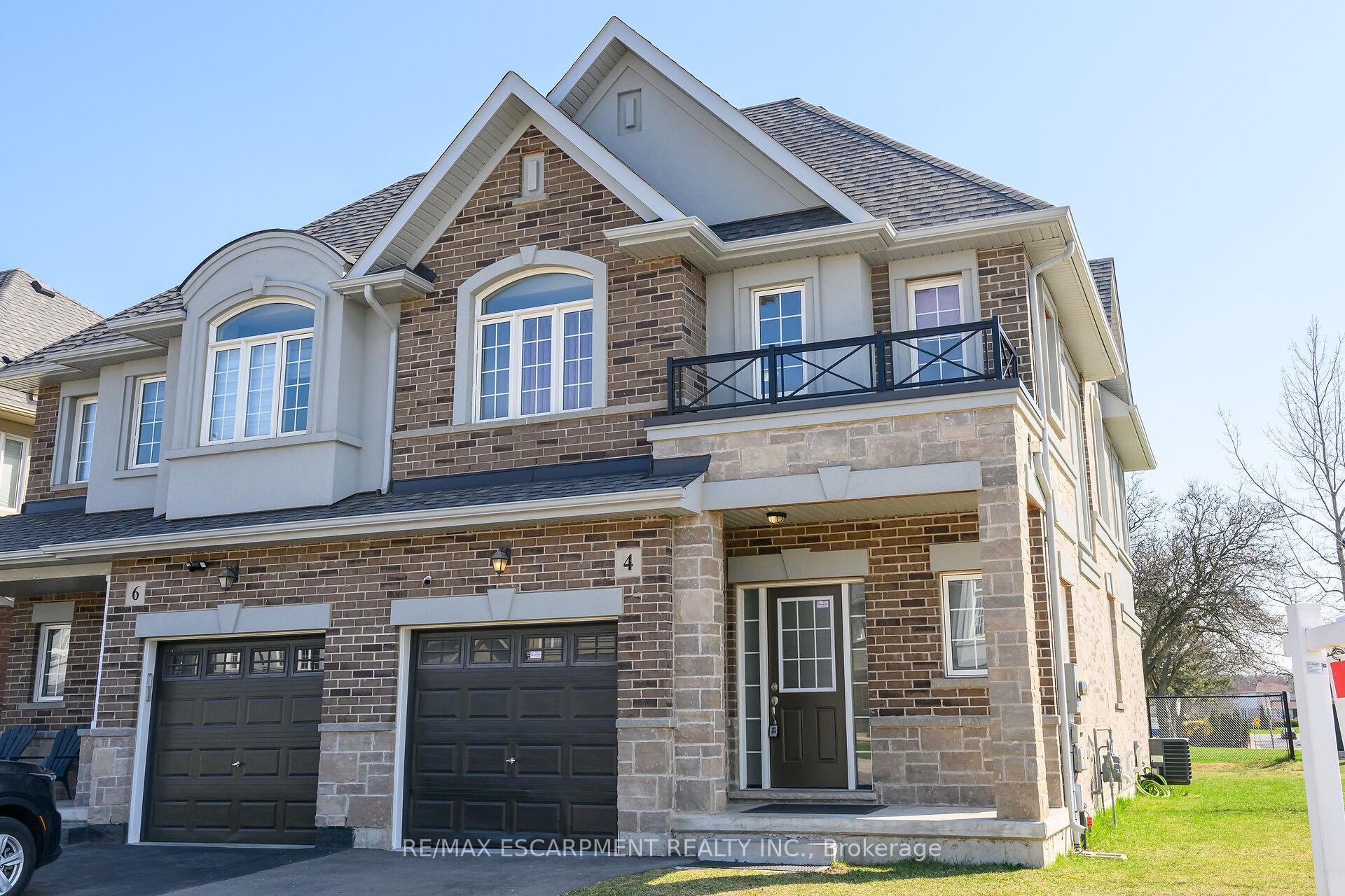 4 Starling Drive, Hamilton, ON L9A 2P5