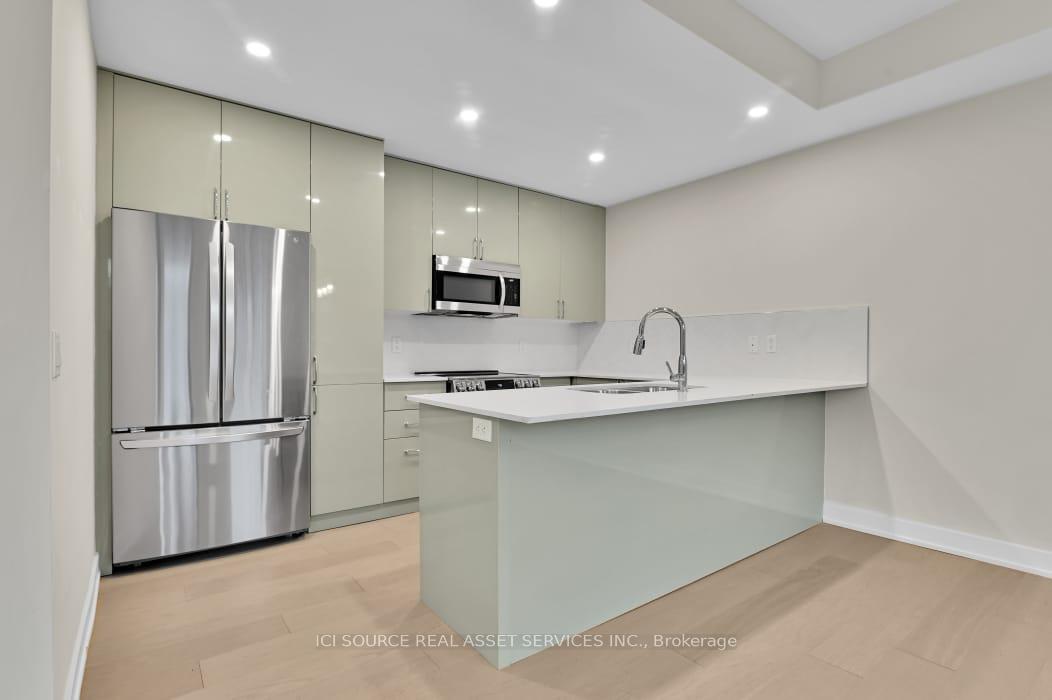 E - 4 Victor Street, Stittsville - Munster - Richmond, ON K2S 2Y6