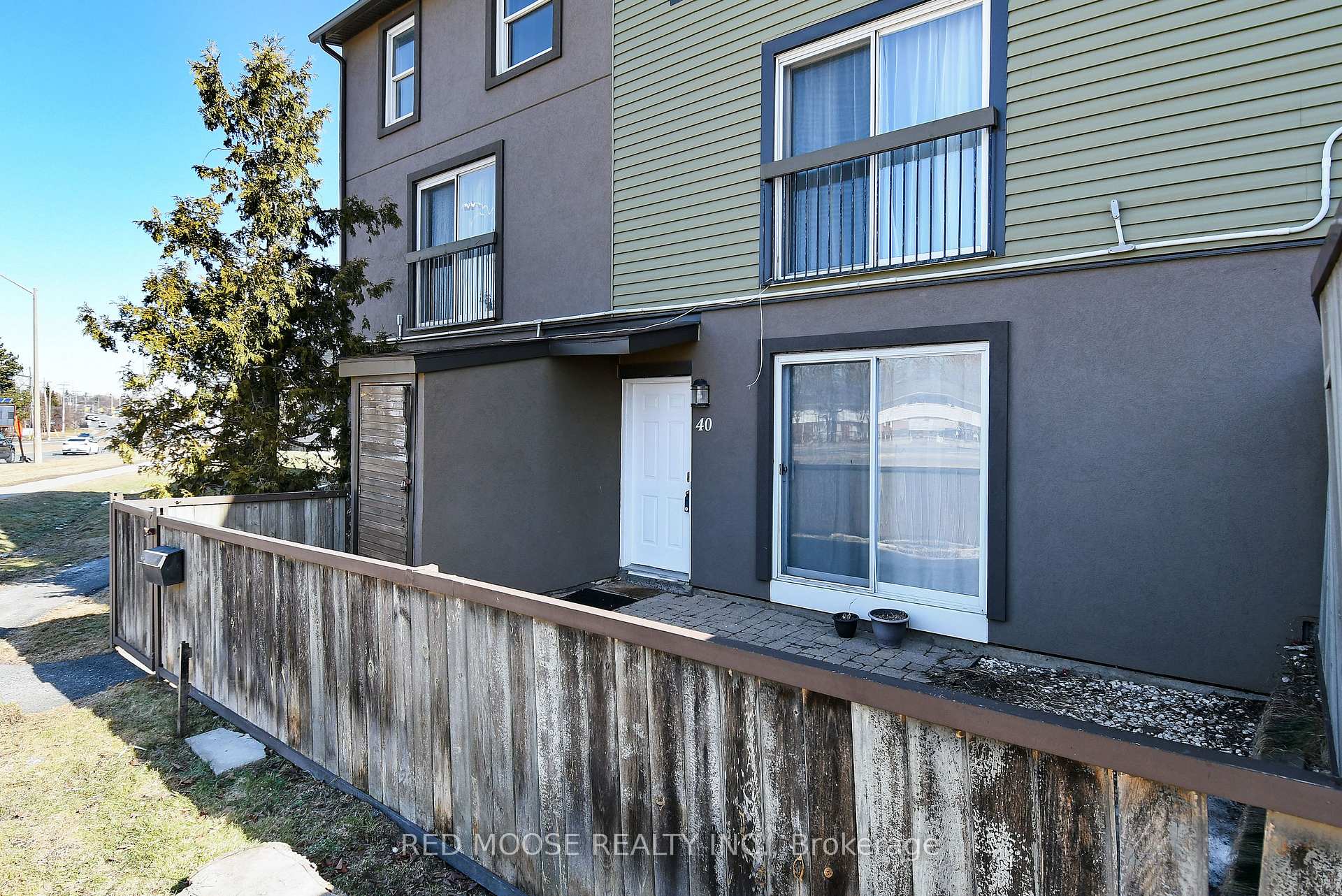40 - 1250 McWatters Road Road, Parkway Park - Queensway Terrace S and ...