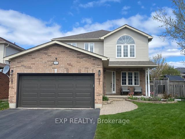 40 Benjamin Lane, Barrie, ON L4N 0S2