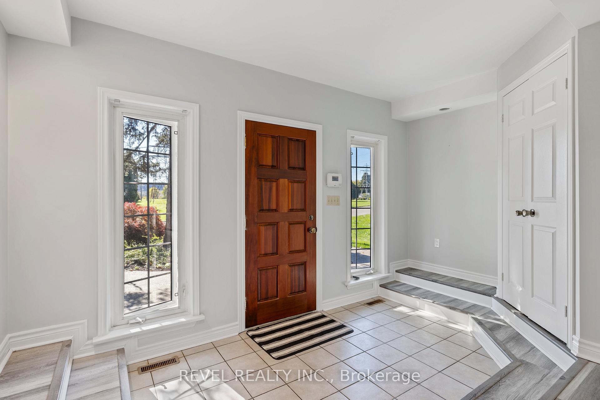 40 Bertram Drive, Hamilton, ON L9H 4T3