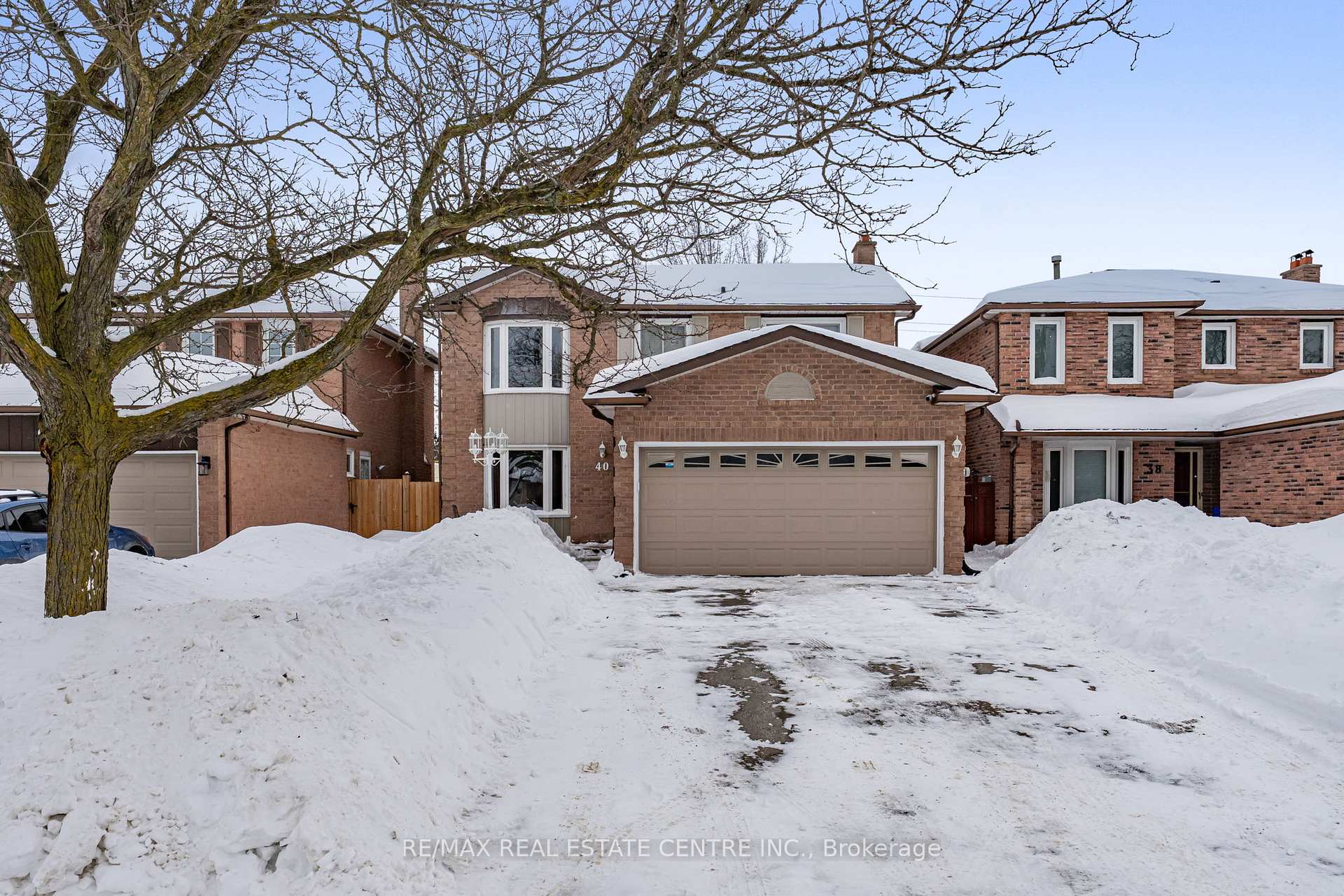 40 Calvert Drive, Halton Hills, ON L7G 5E6