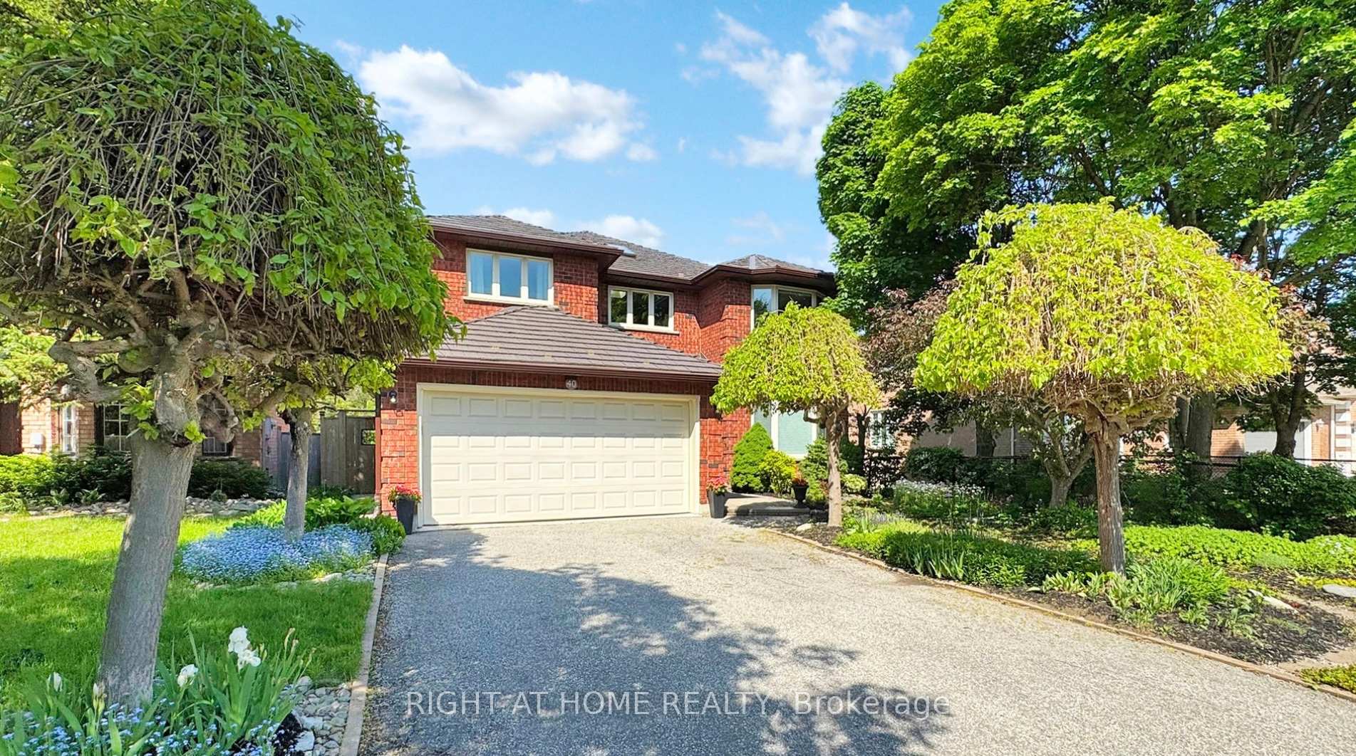 40 Castleridge Drive, Richmond Hill, ON L4B 1P8