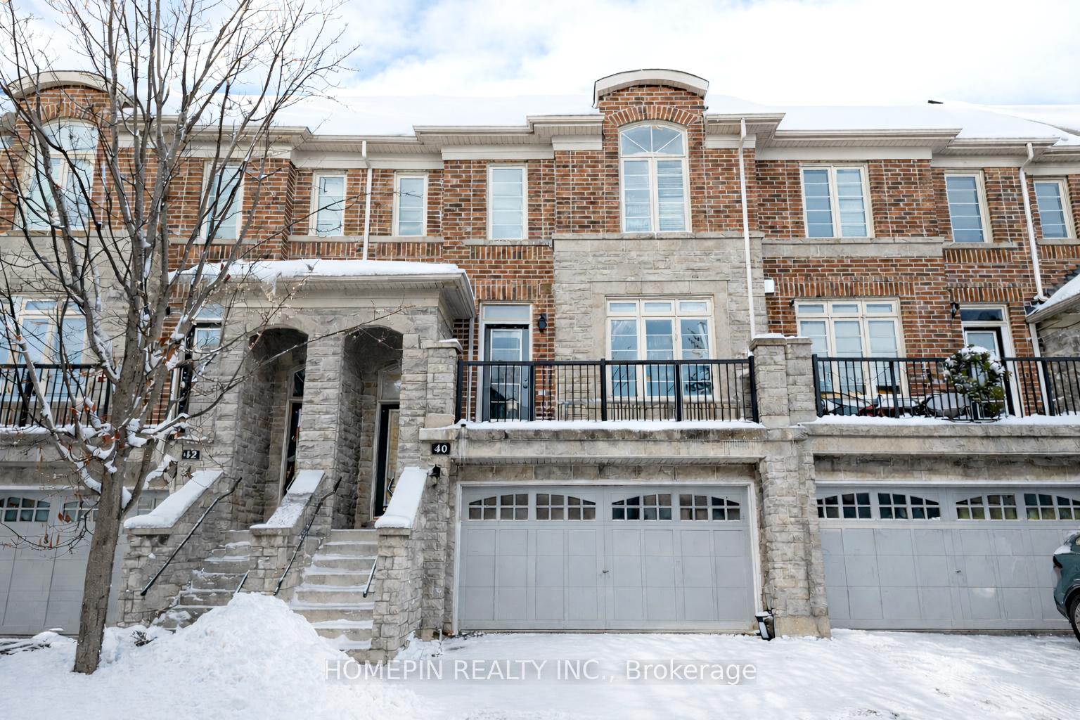40 Chapman Court, Aurora, ON L4G 0E2