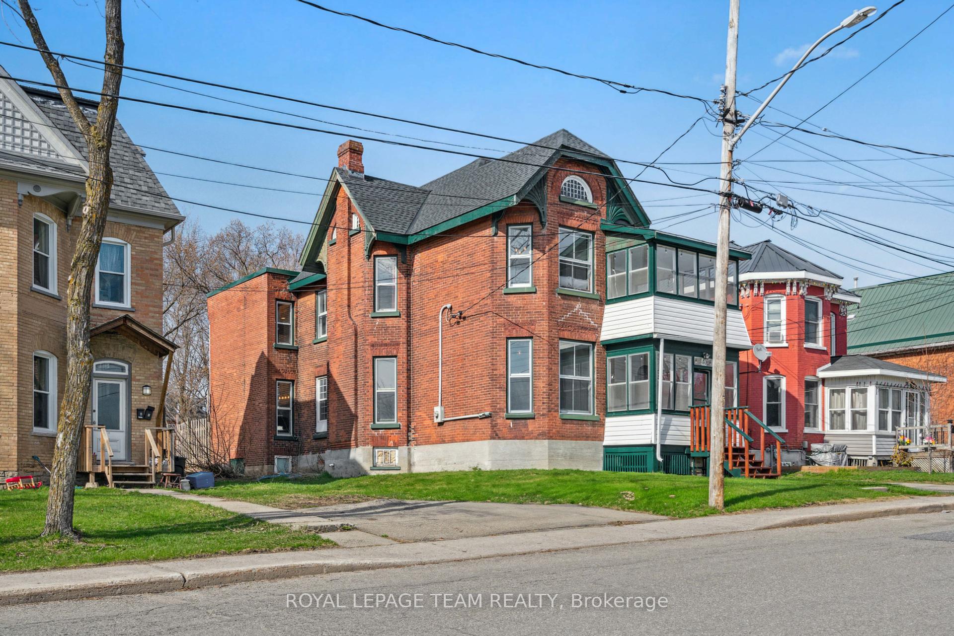 40 Church Street W, Smiths Falls, ON K7A 1P7