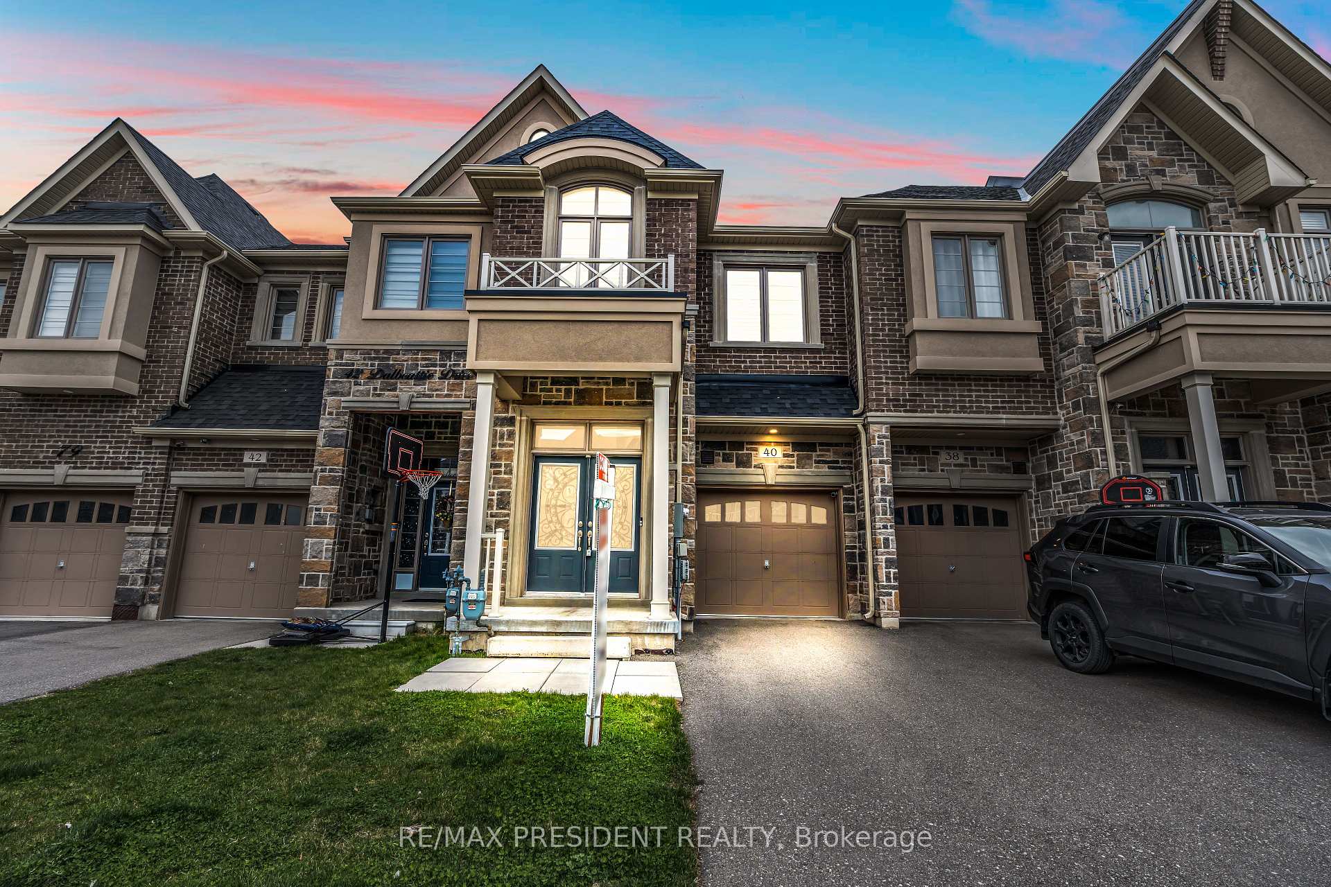 40 Dalbeattie Drive, Brampton, ON L6Y 6H6