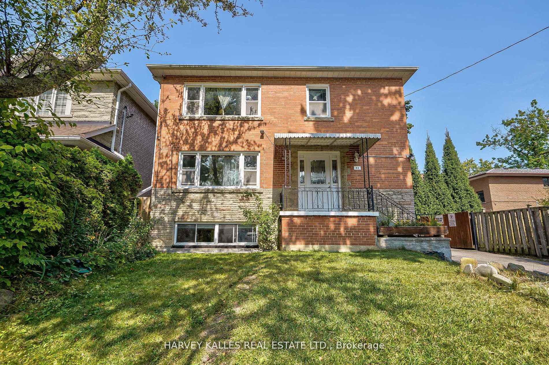 40 Dominion Road, Toronto, ON M8W 1J7